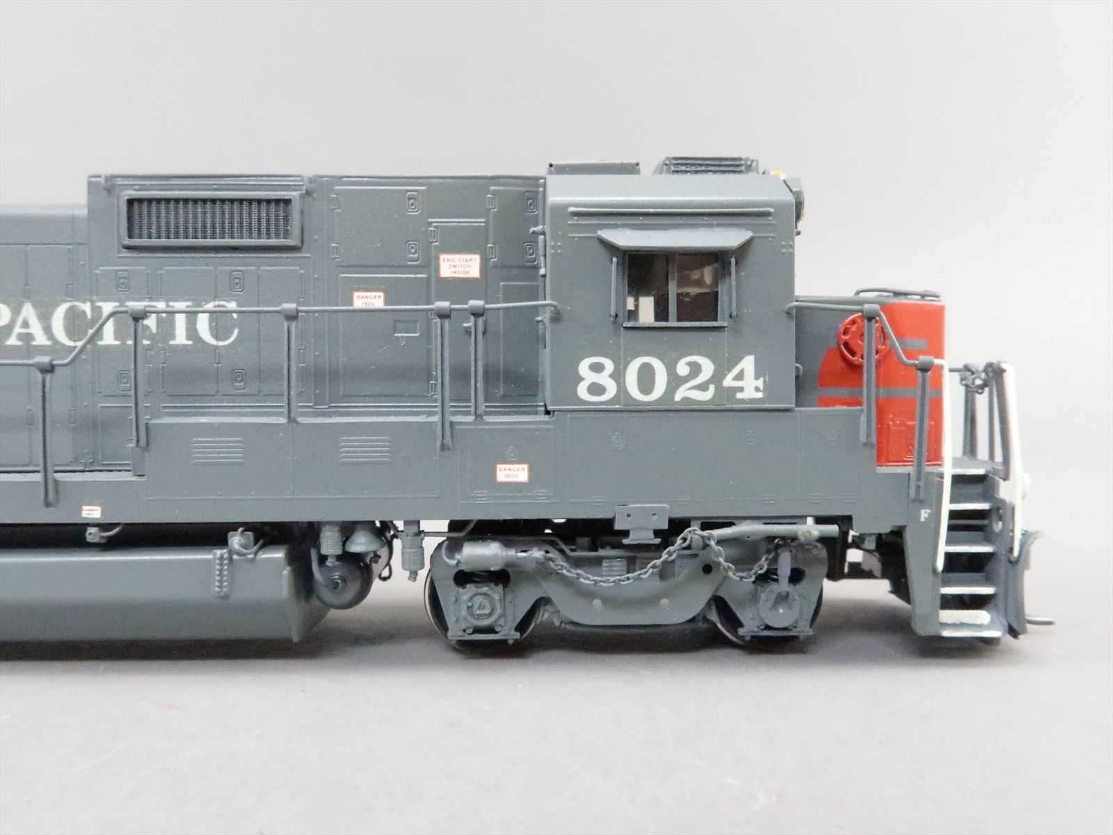 HO Brass Model - OMI 5134 SP Southern Pacific Dash 8-B39 B39-8 #8024 - Custom - 1988 Run - Ajin
