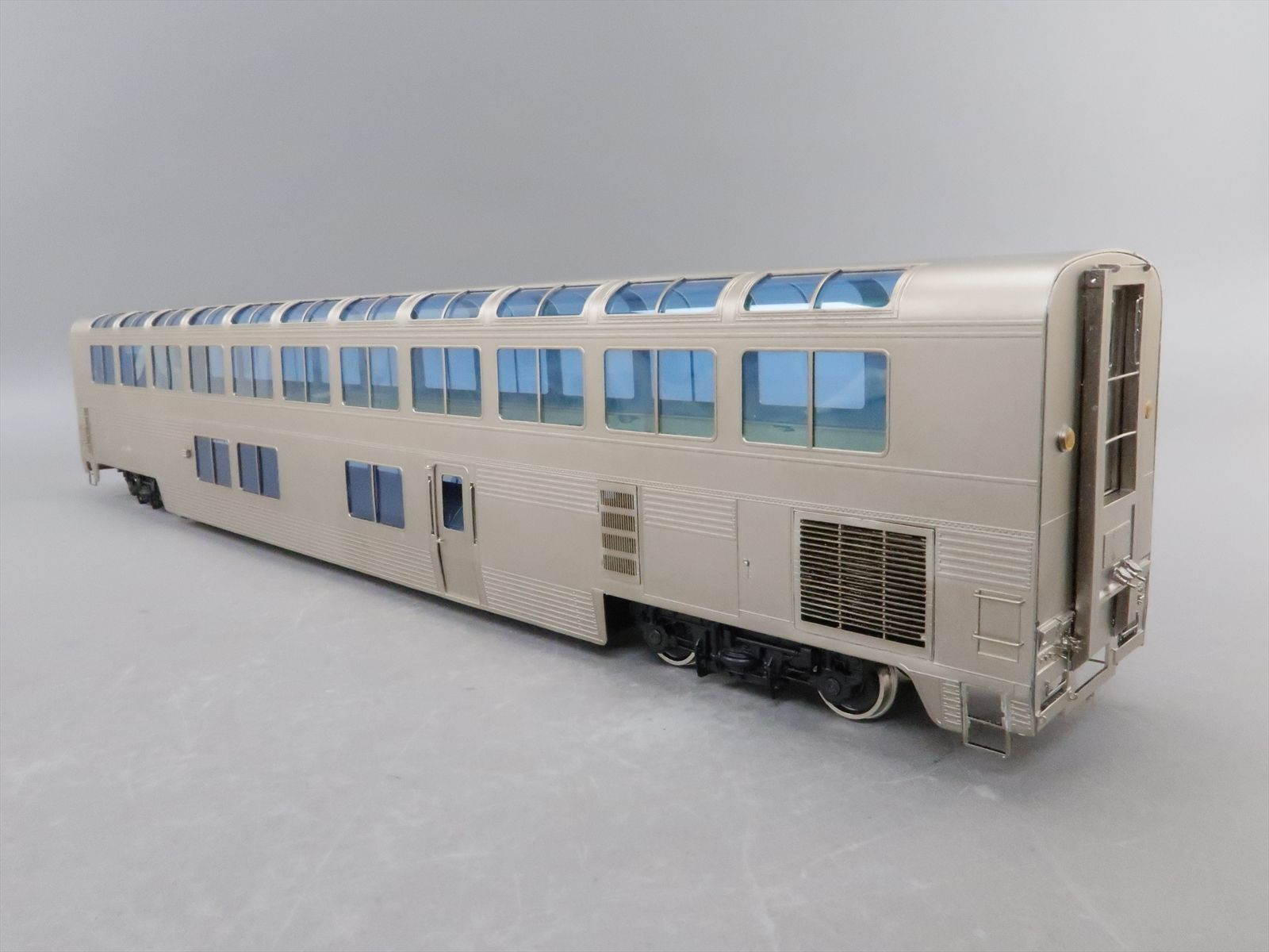O Brass Model - OMI 0747 AMT Amtrak Superliner Lounge Cafe #33001 - F ...