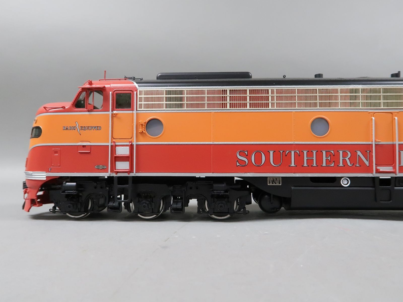 O Brass Model - Key CS#85 SP Southern Pacific E9 E9A A-A Set Daylight #6051 + #6054 - F/P - 1990 ...