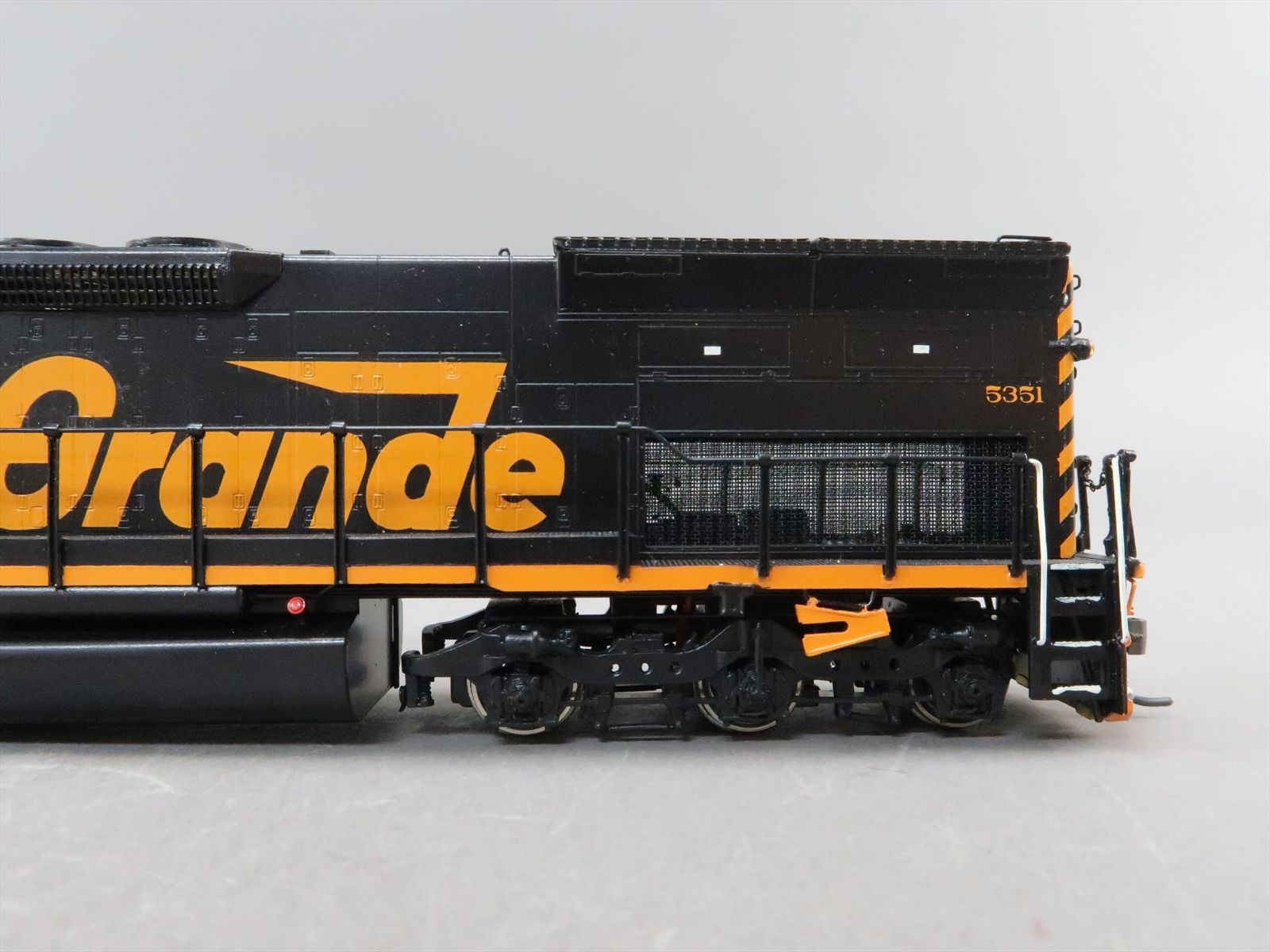 HO Brass Model - OMI 5338 D&RGW Rio Grande SD40T-2 #5351 - Custom - 1989 Run - Ajin