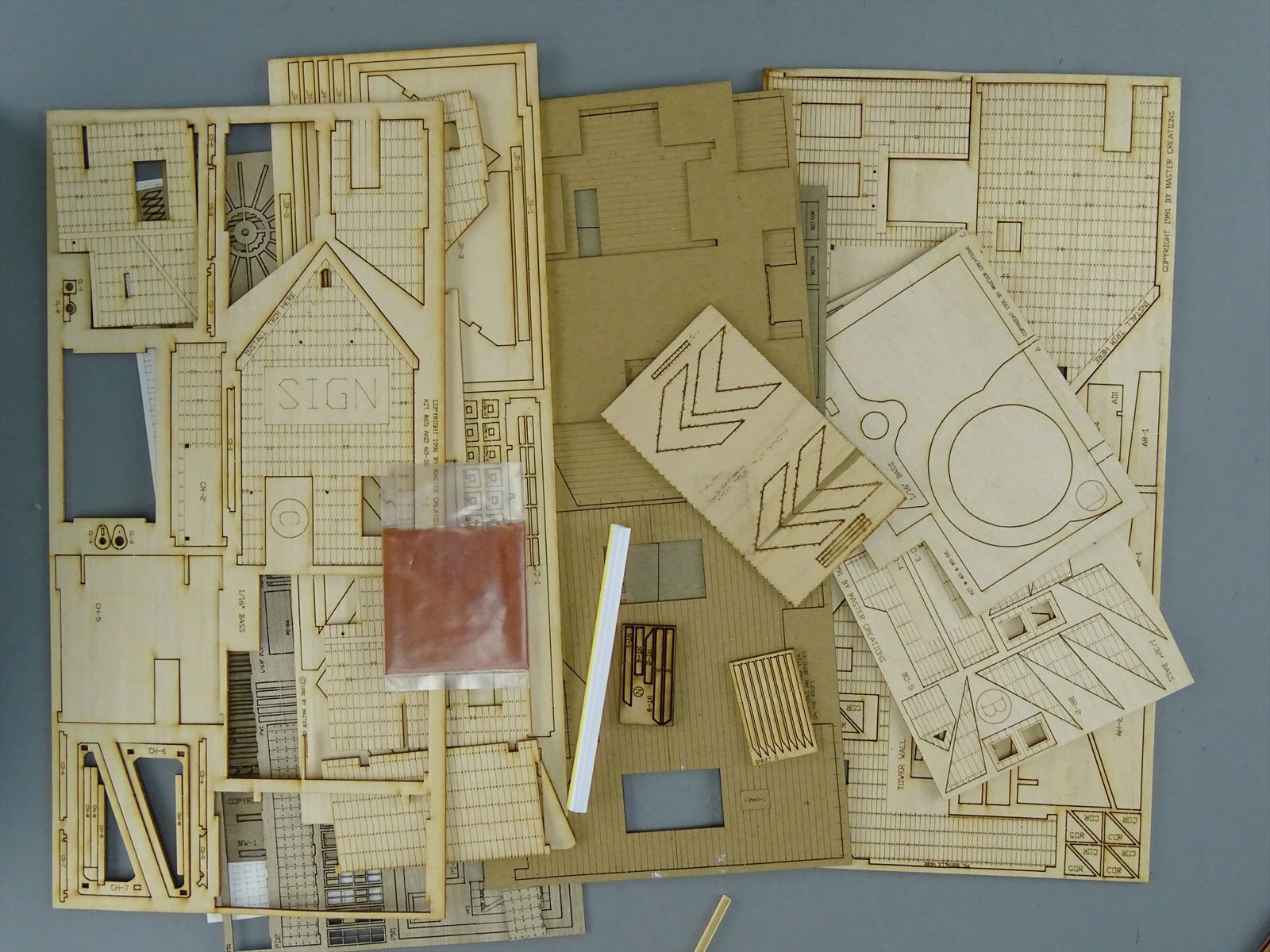 HO / HOn3 Craftsman Kit - Master Creations - Muldoon's Distillery #65 - with Lights No Sound ...