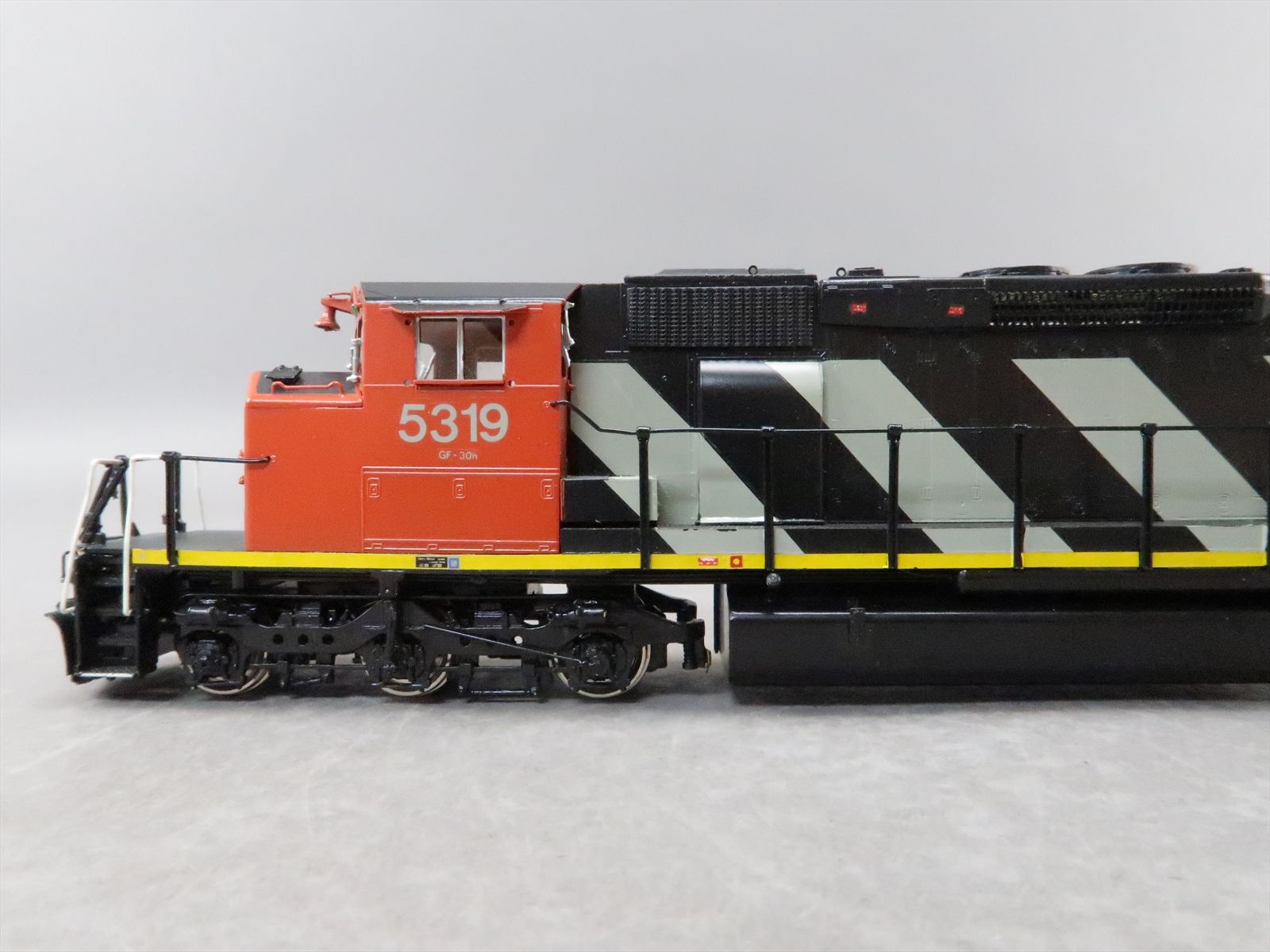 HO Brass Model - OMI 5306 CN CNR SD40-2 SD40-2W Wide Cab #5319 - Custom ...