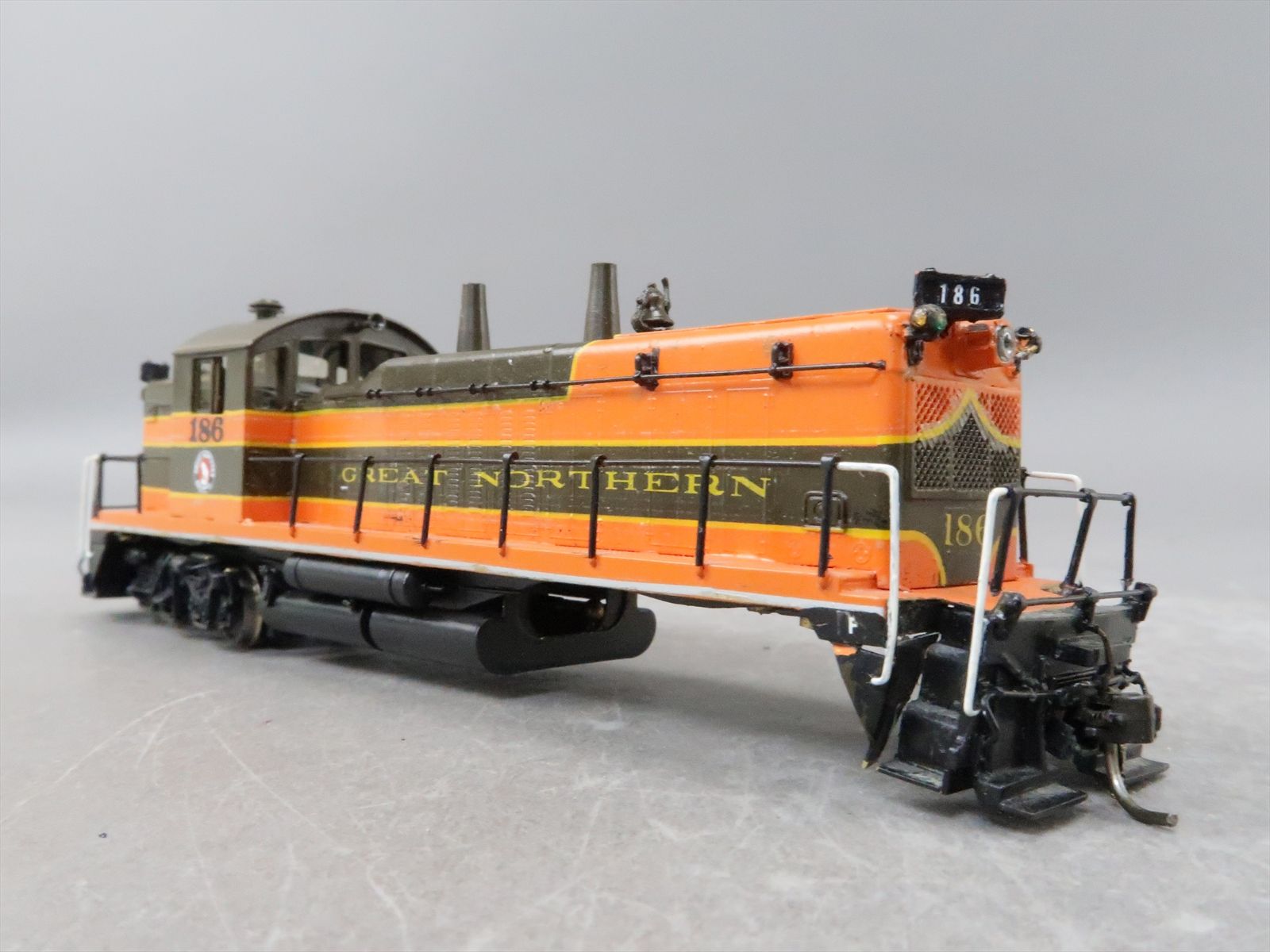 BARGAIN BRASS - HO Brass Model - OMI 1804 GN Great Northern EMD NW-5 ...