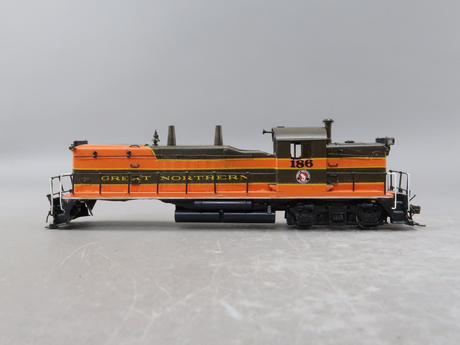 BARGAIN BRASS - HO Brass Model - OMI 1804 GN Great Northern EMD NW-5 ...