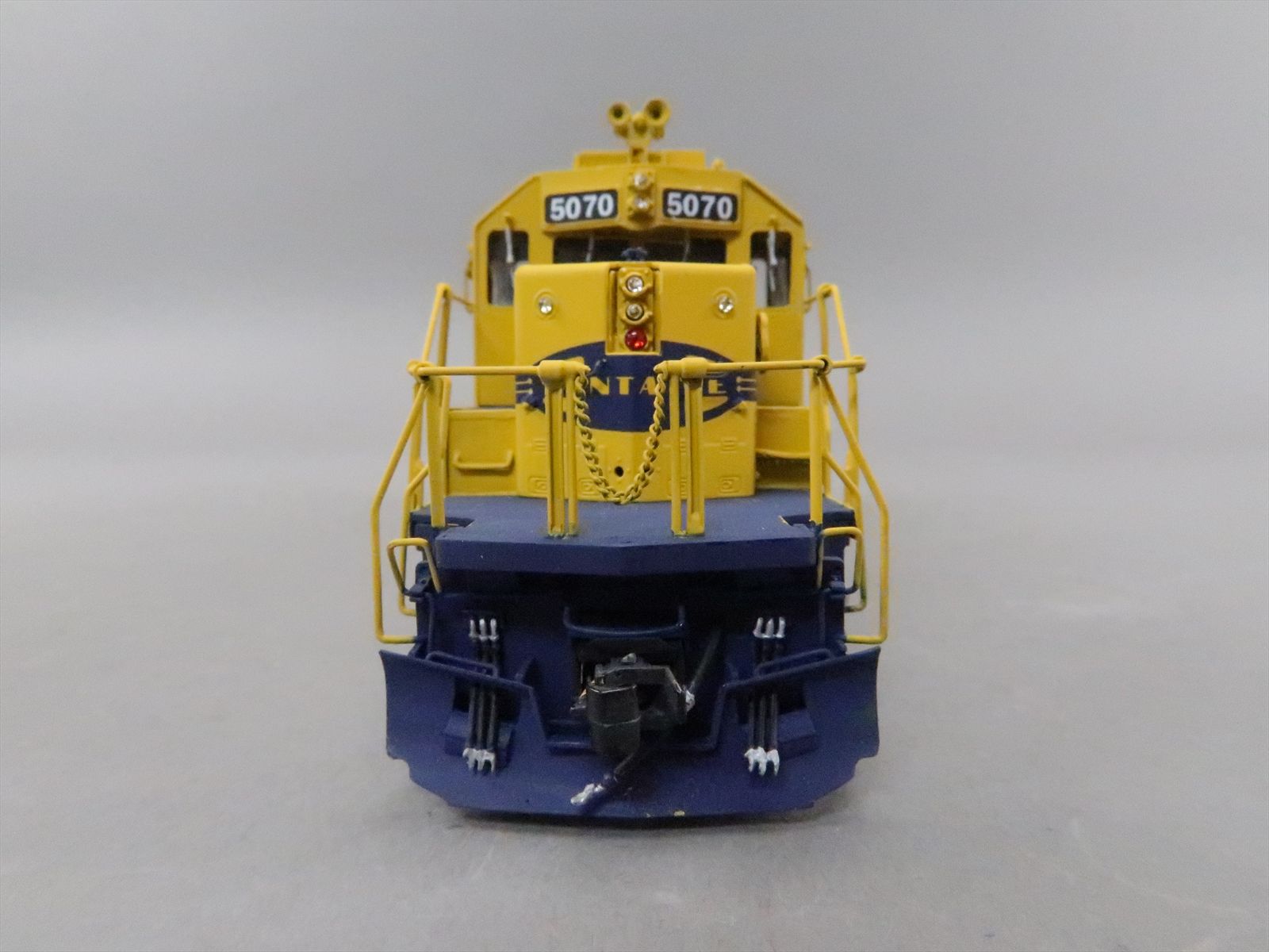 HO Brass Model - OMI 6320 AT&SF Santa Fe SD40-2 Oscitrol Twin Headlights in Nose 1980 Era #5070 ...