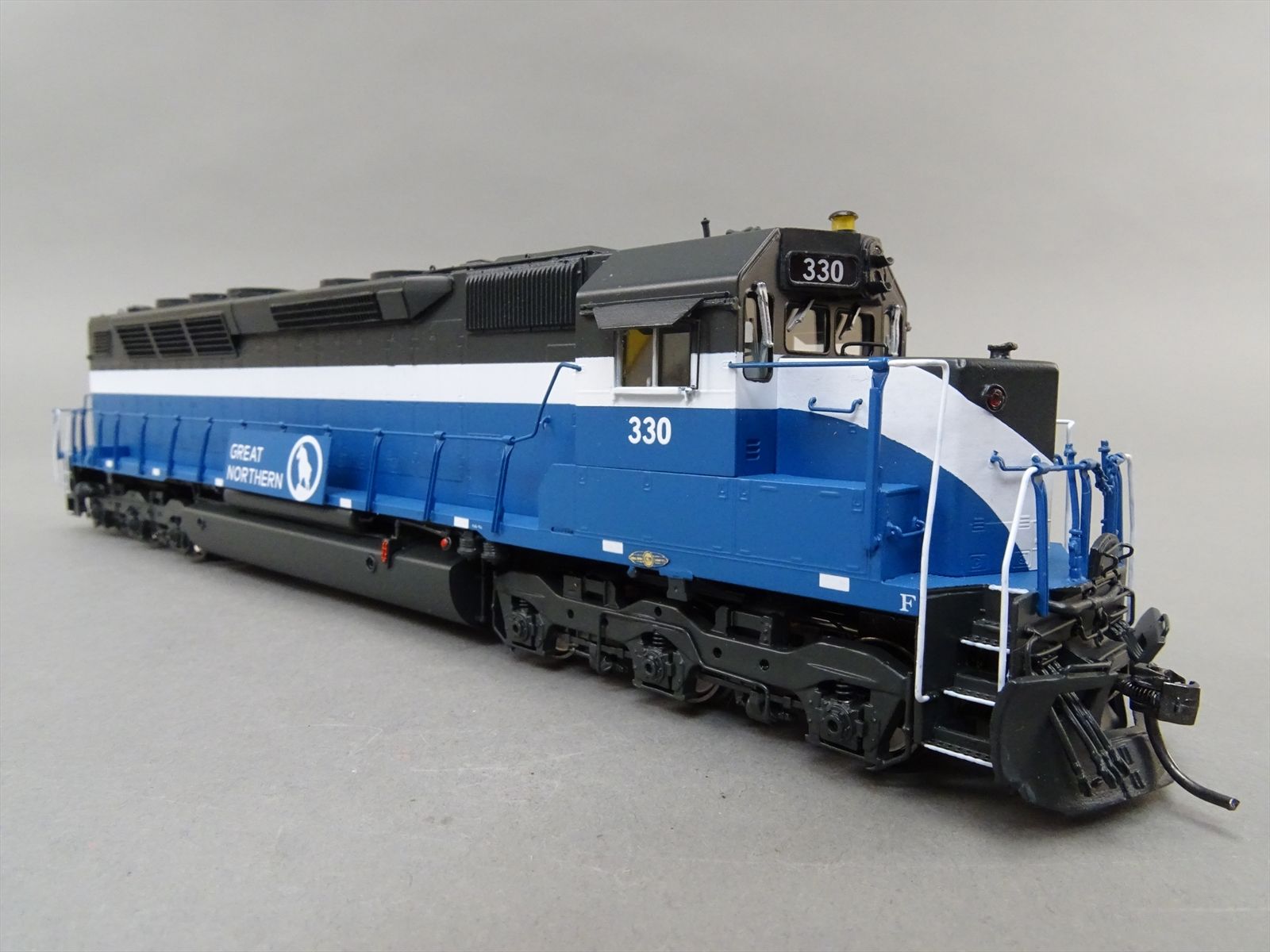 HO Brass Model - UTI 5006-2 GN Great Northern SDP-45 Big Sky Blue #330 ...