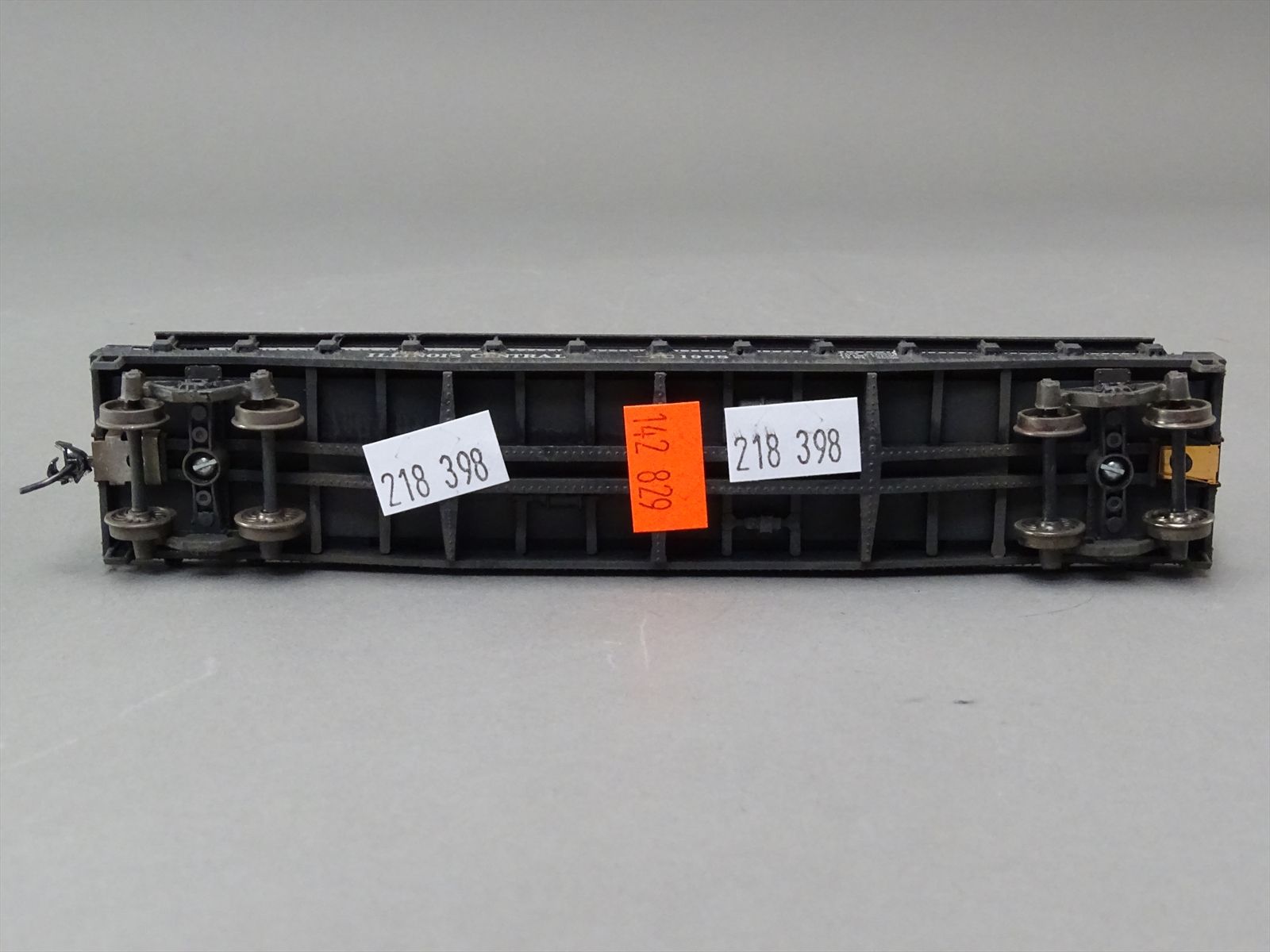 HO Plastic / Resin - IC Illinois Central Flatcar + Piggyback Trailers ...