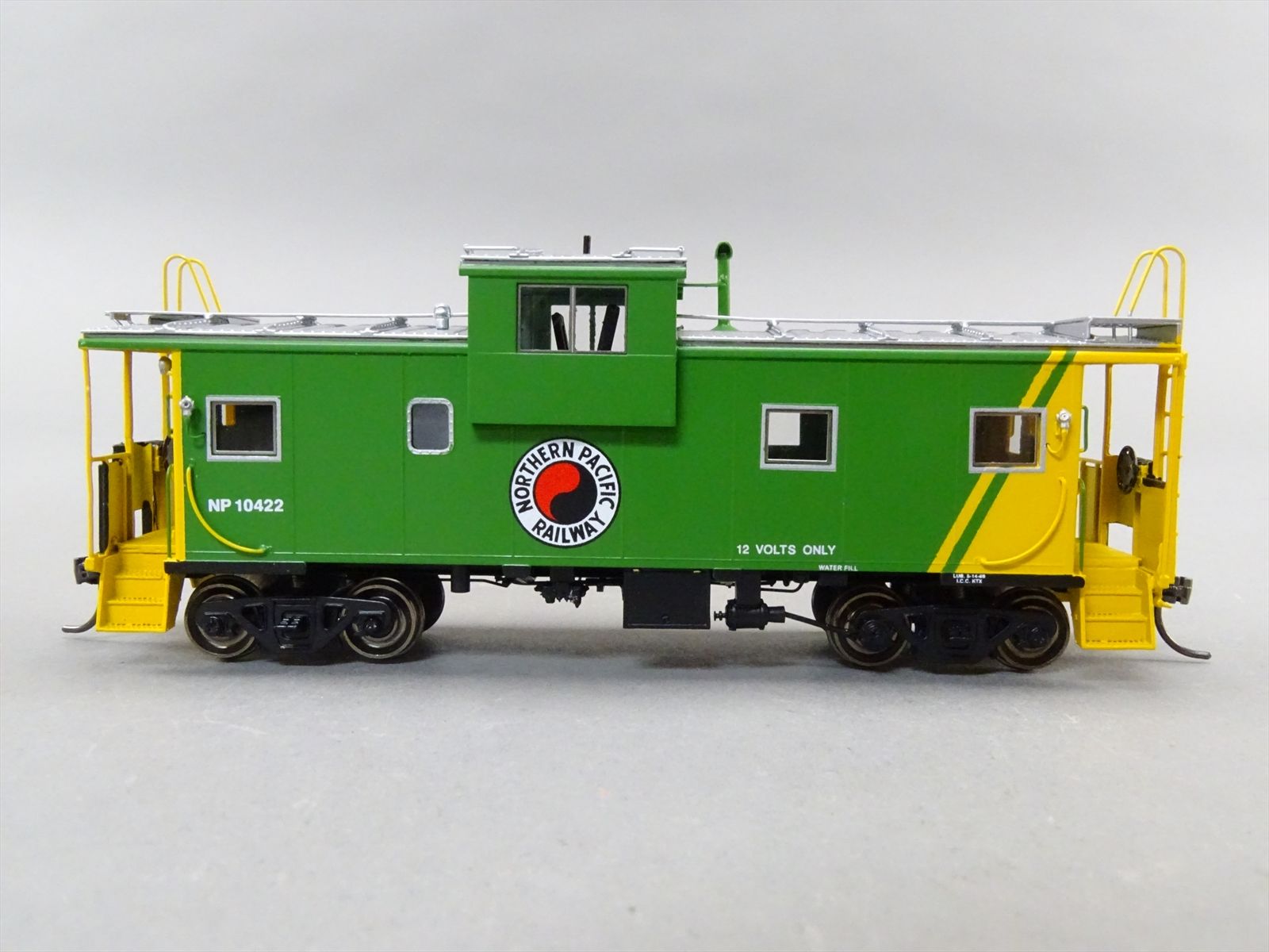 HO Brass Model - OMI 4243.1 NP Northern Pacific International Wide Vision Caboose #10422 - F/P ...