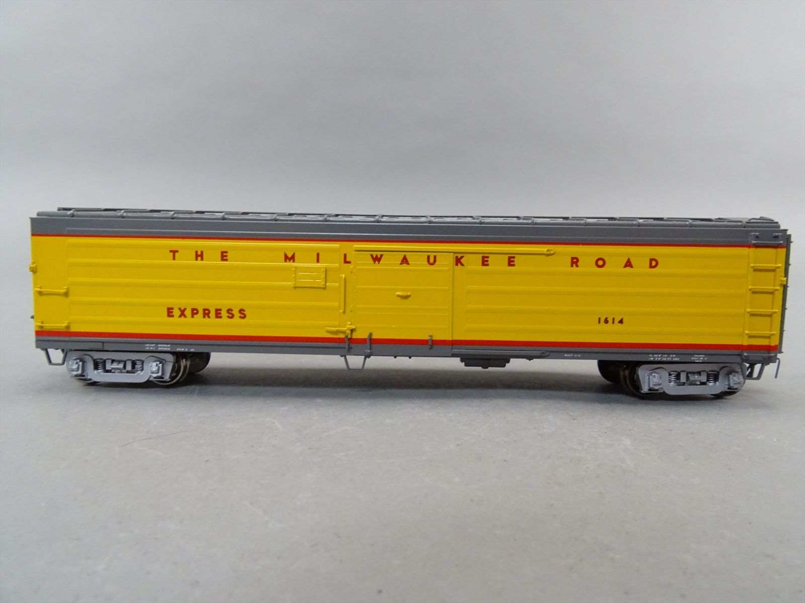 HO Brass Model - Railway Classics RWC MILW28 Milwaukee 50' Passenger ...