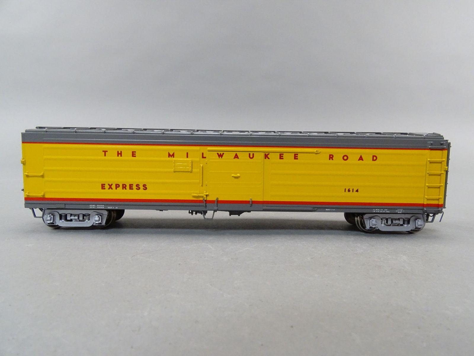 HO Brass Model - Railway Classics RWC MILW28 Milwaukee 50' Passenger ...