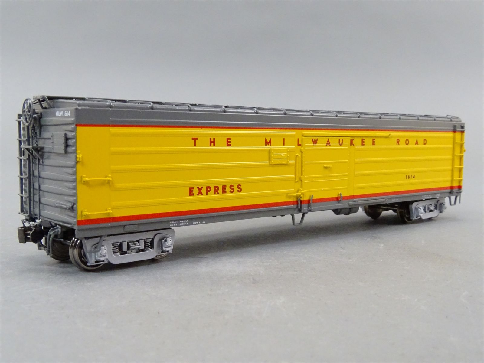 HO Brass Model - Railway Classics RWC MILW28 Milwaukee 50' Passenger ...