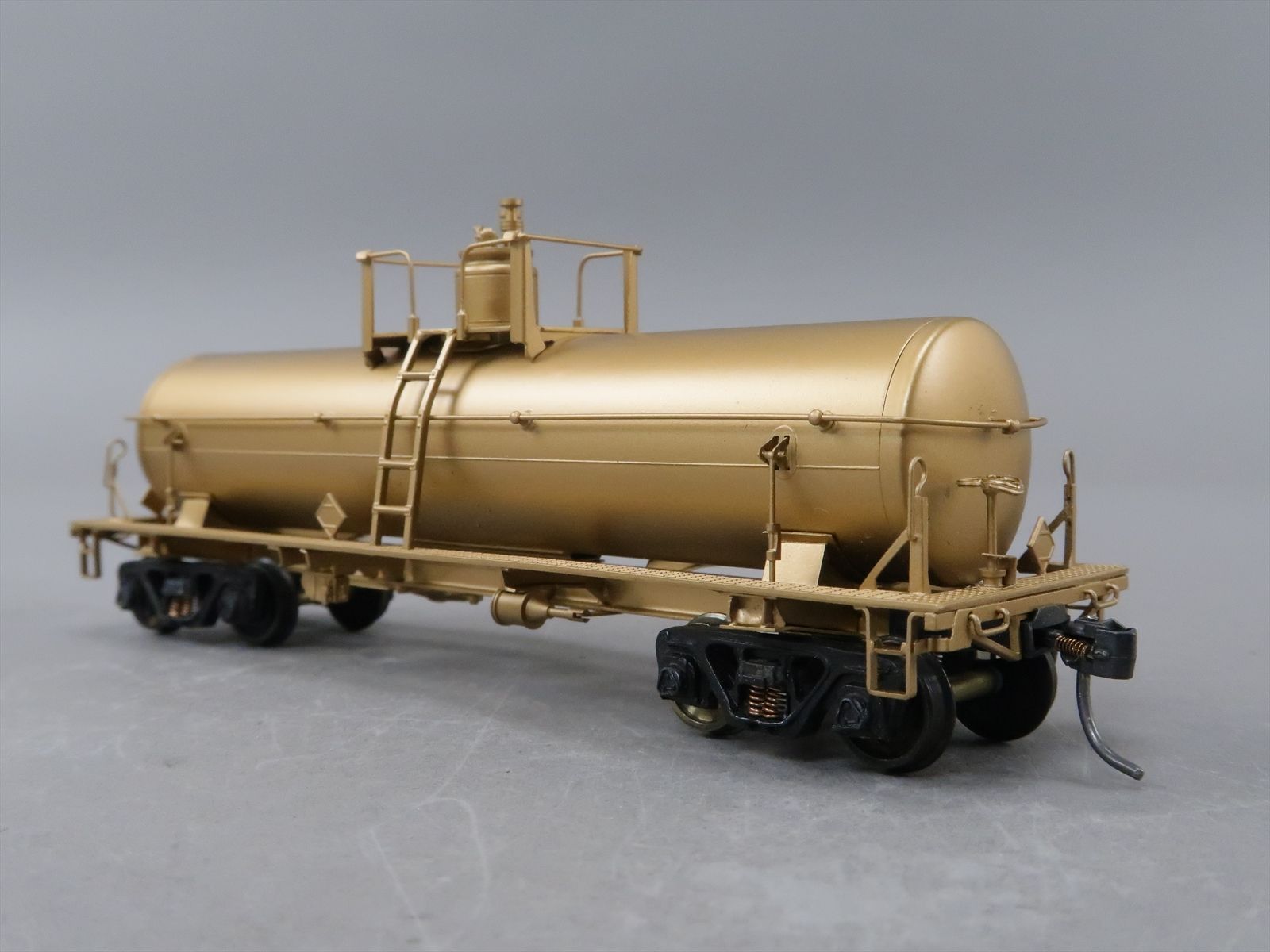 HO Brass Model - Lambert ICC 8000 Gallon Tank Car 103-BW - Unpainted ...