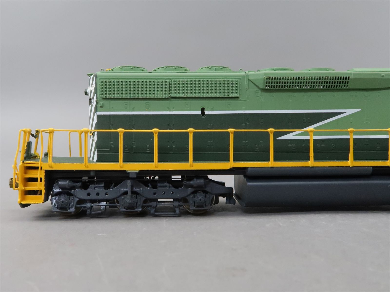 HO Brass Model - OMI 5342 BC BCR British Columbia SD40-2 #752 - Pro Paint - 1988 Run - Ajin