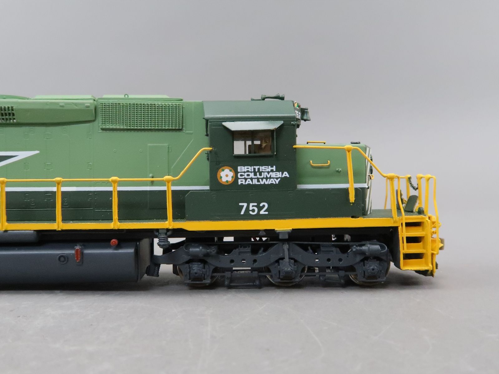 HO Brass Model - OMI 5342 BC BCR British Columbia SD40-2 #752 - Pro Paint - 1988 Run - Ajin