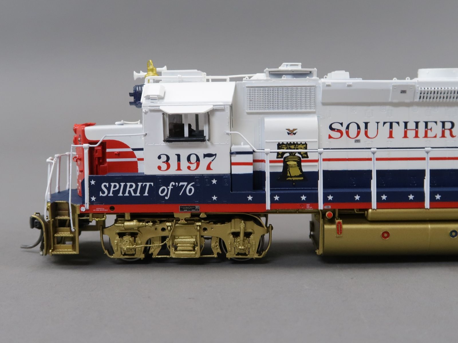 HO Brass Model - OMI 087010141.1 SP Southern Pacific GP40P-2 Bicentennial #3197 - F/P - 2004 Run ...