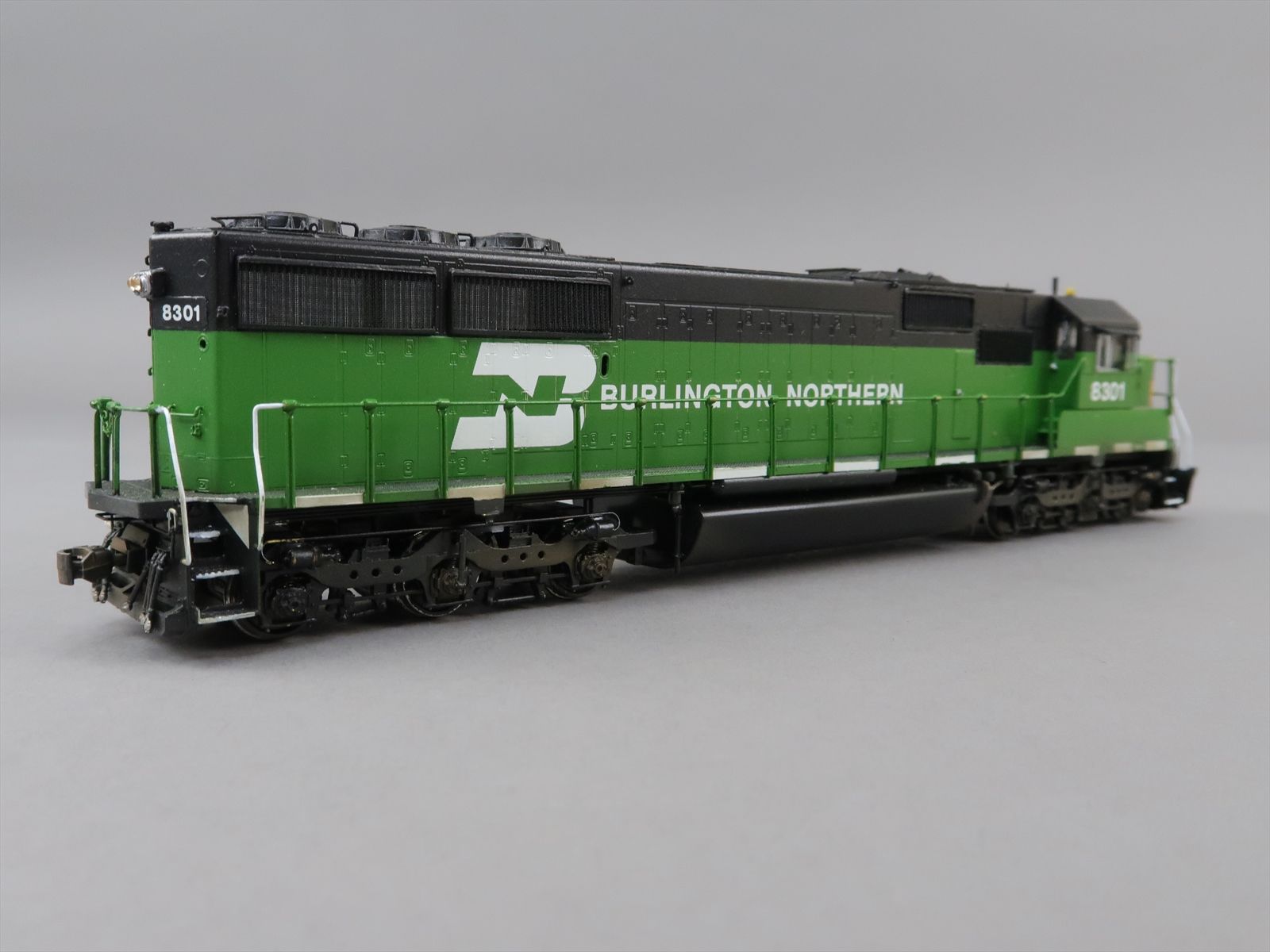 HO Brass - OMI 5043 BN Burlington Northern SD60 #8301 - Fair Custom - 1987 Run - Ajin