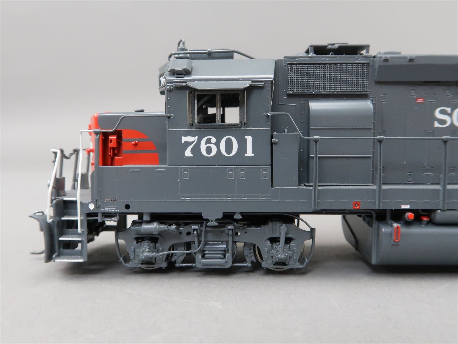 HO Brass Model - OMI 087010142.2 SP Southern Pacific GP40P-2 #7601 - F/P - 2004 Run - Ajin