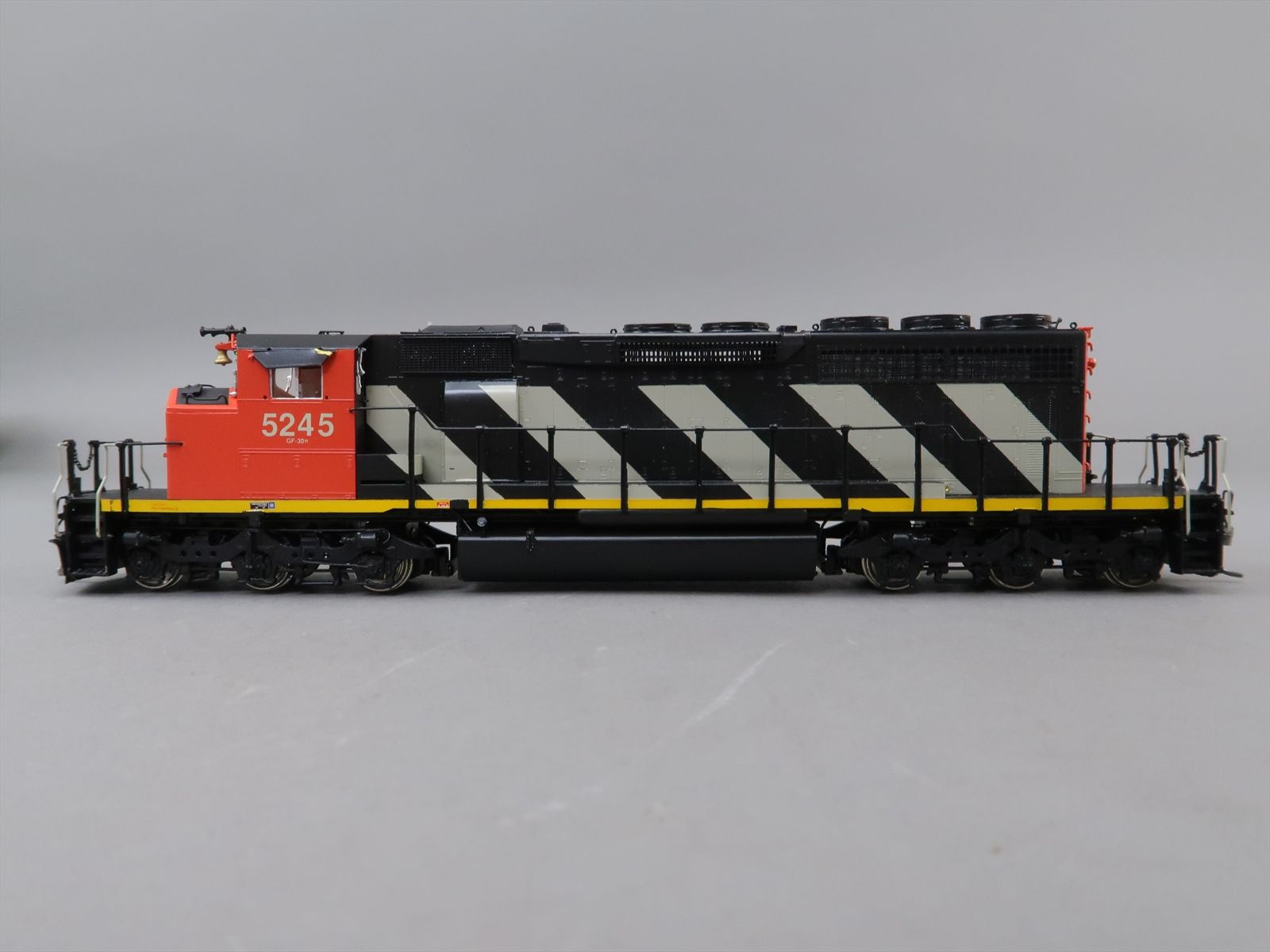 HO Brass Model - OMI 6326 CN CNR Canadian National SD40-2W #5245 - Custom - 1992 Run - Ajin