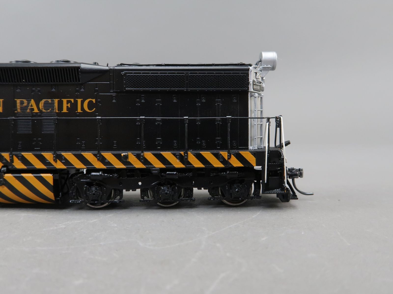 HO Brass Model - OMI 6774.1 SP Southern Pacific SD7 Tiger Stripe DF-118 ...