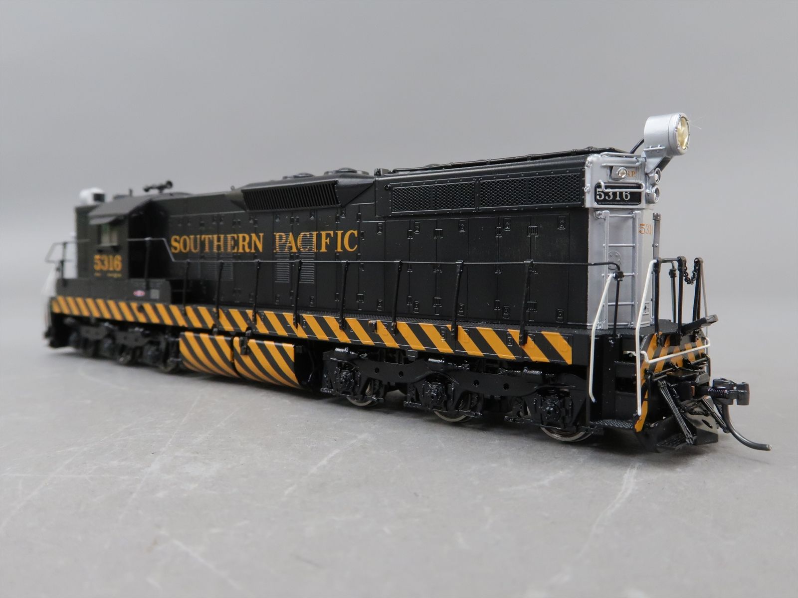 HO Brass Model - OMI 6774.1 SP Southern Pacific SD7 Tiger Stripe DF-118 ...