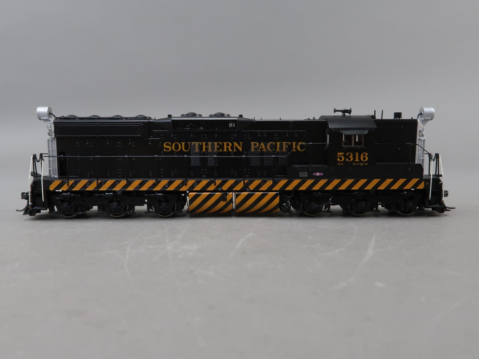 HO Brass Model - OMI 6774.1 SP Southern Pacific SD7 Tiger Stripe DF-118 ...