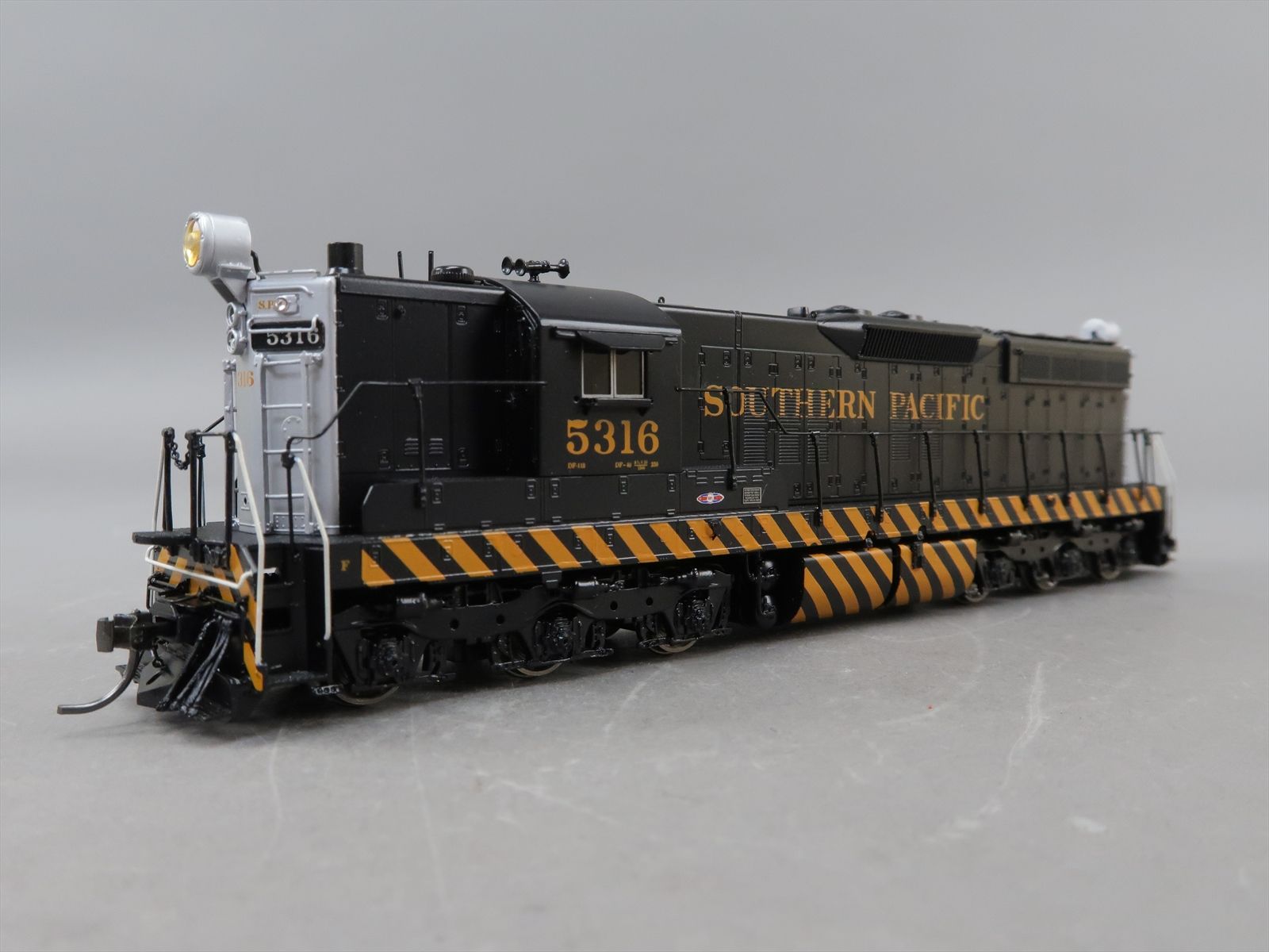 HO Brass Model - OMI 6774.1 SP Southern Pacific SD7 Tiger Stripe DF-118 ...