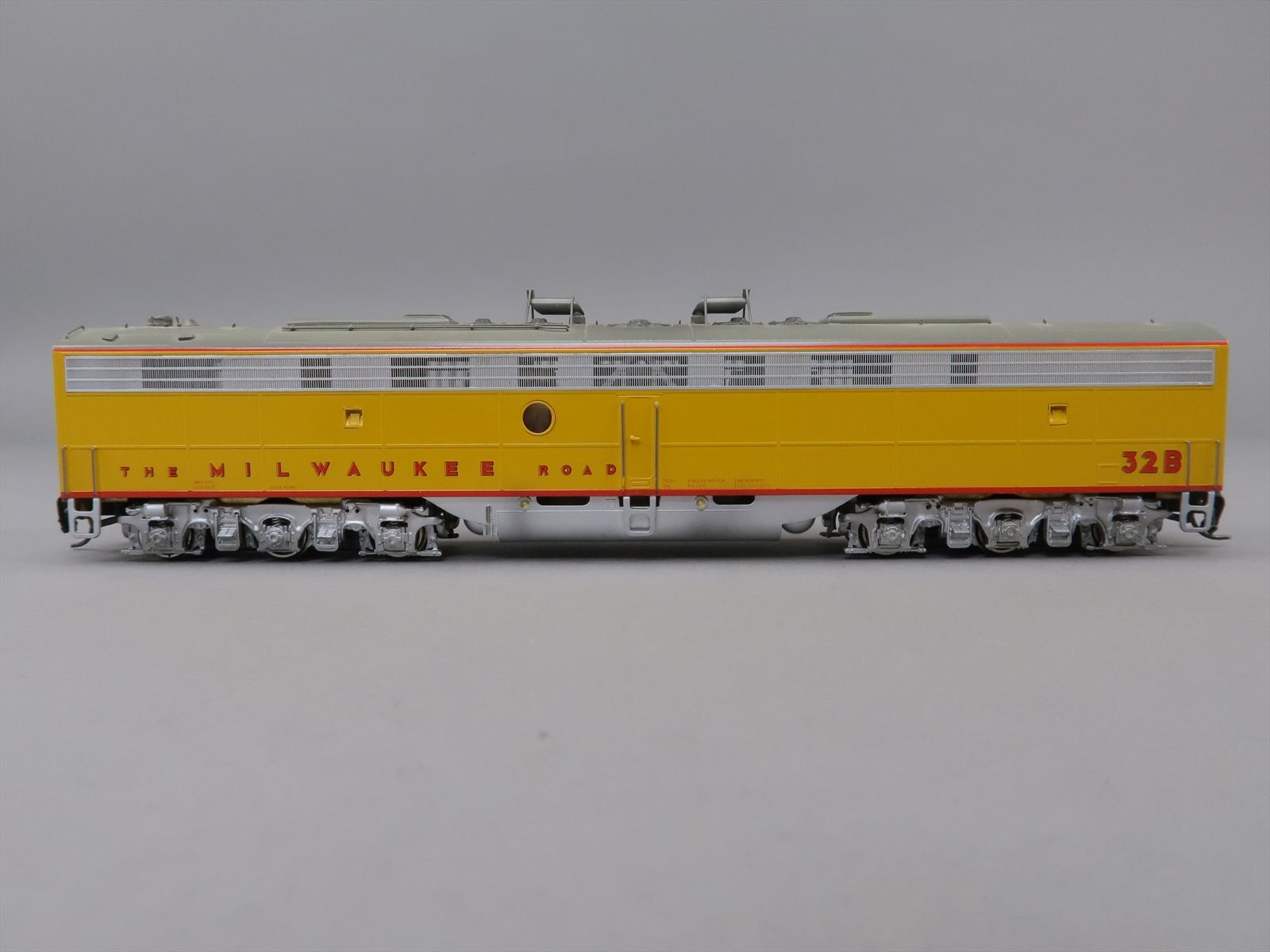 HO Brass Model - Oriental Milwaukee E9 E9B 2400HP #32B - Custom - 1986 ...