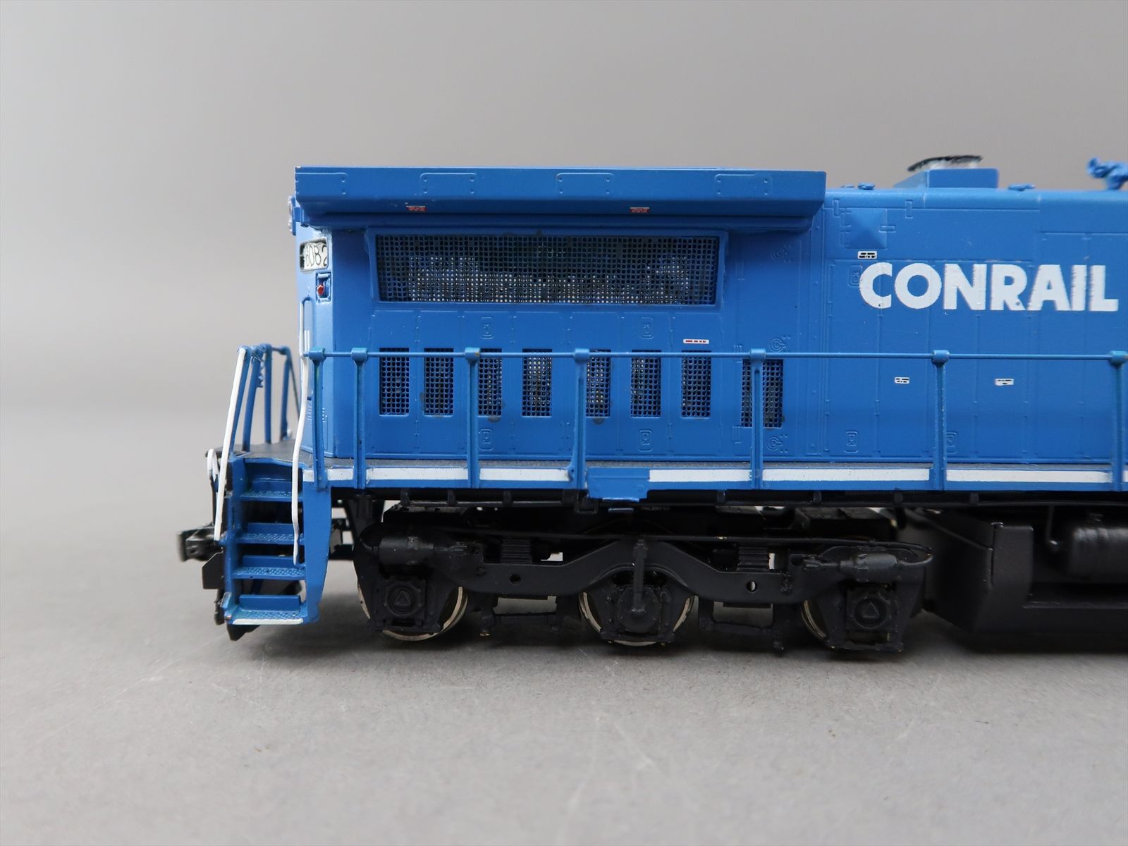 HO Brass Model - OMI 5352 CR Conrail Dash 8-40CW #6082 - Custom - 1990 Run - Ajin