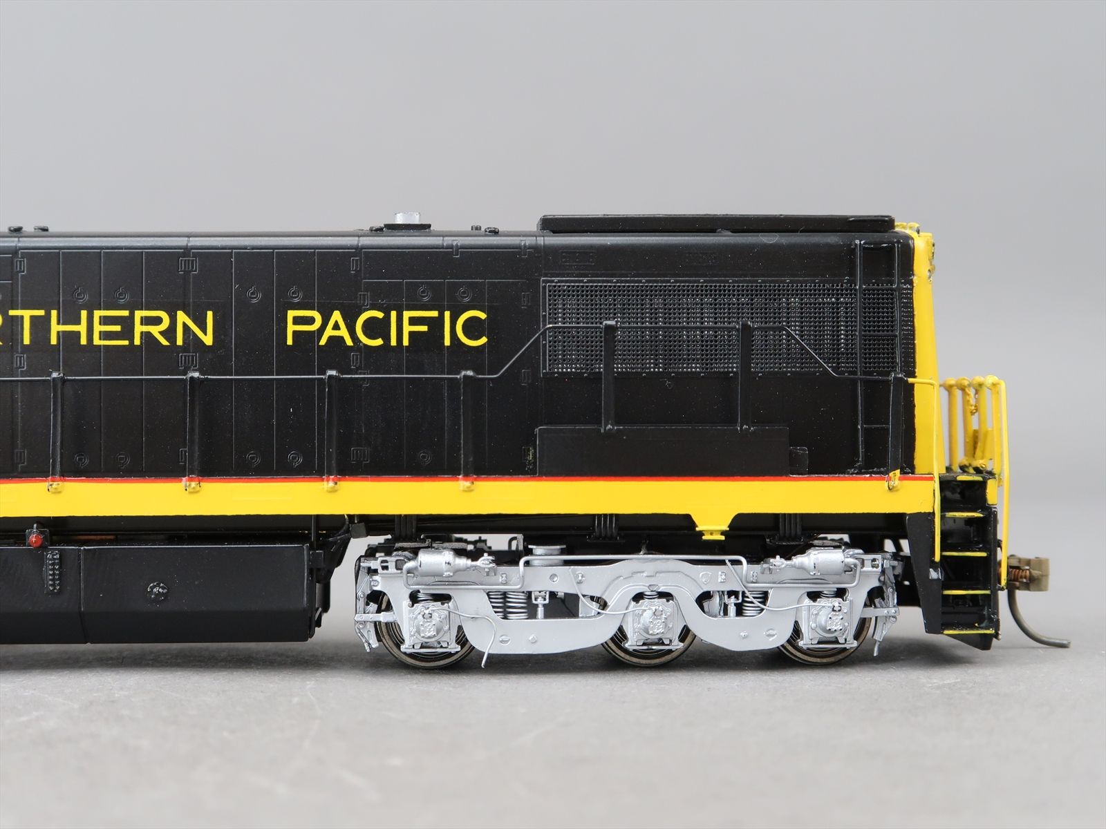 HO Brass Model - OMI 6265 NP Northern Pacific U25C Phase IIIa #2521 ...