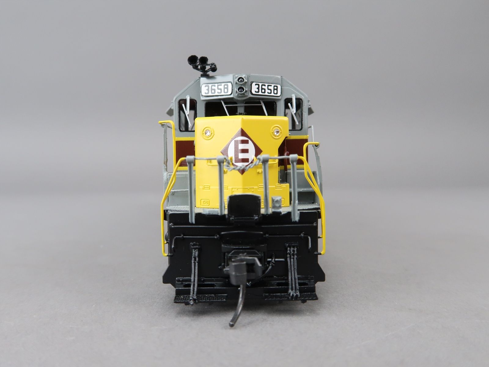 HO Brass Model - OMI 6384.1 EL Erie Lackawanna SDP45 Yellow / Gray #3658 - F/P - 1999 Run - Ajin