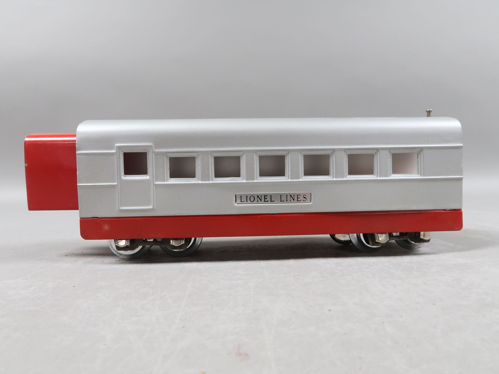 O 3 Rail Diecast Model - Lionel Junior Streamliner Lionel Lines Three ...