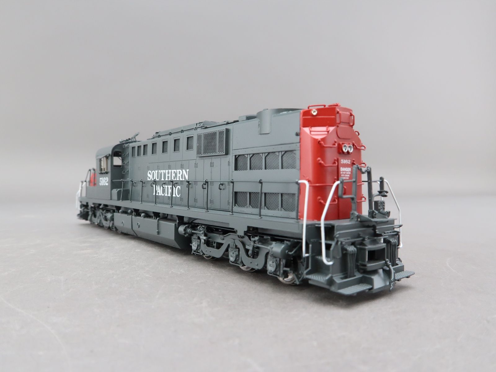 HO Brass Model - OMI 6908.1 SP Southern Pacific RSD15 #5162 Scarlet / Gray - F/P - 1997 Run - Ajin