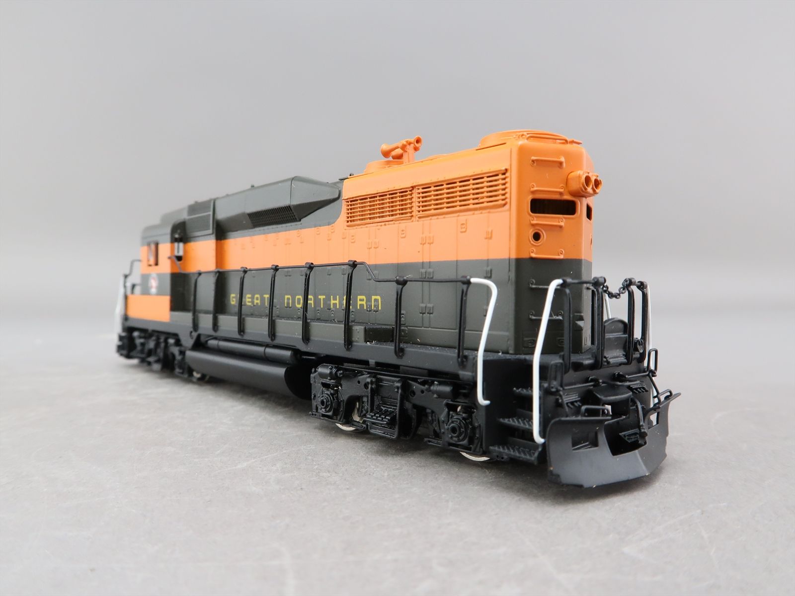 HO Brass Model - Oriental GN Great Northern GP30 Phase II - F/P - Samhongsa