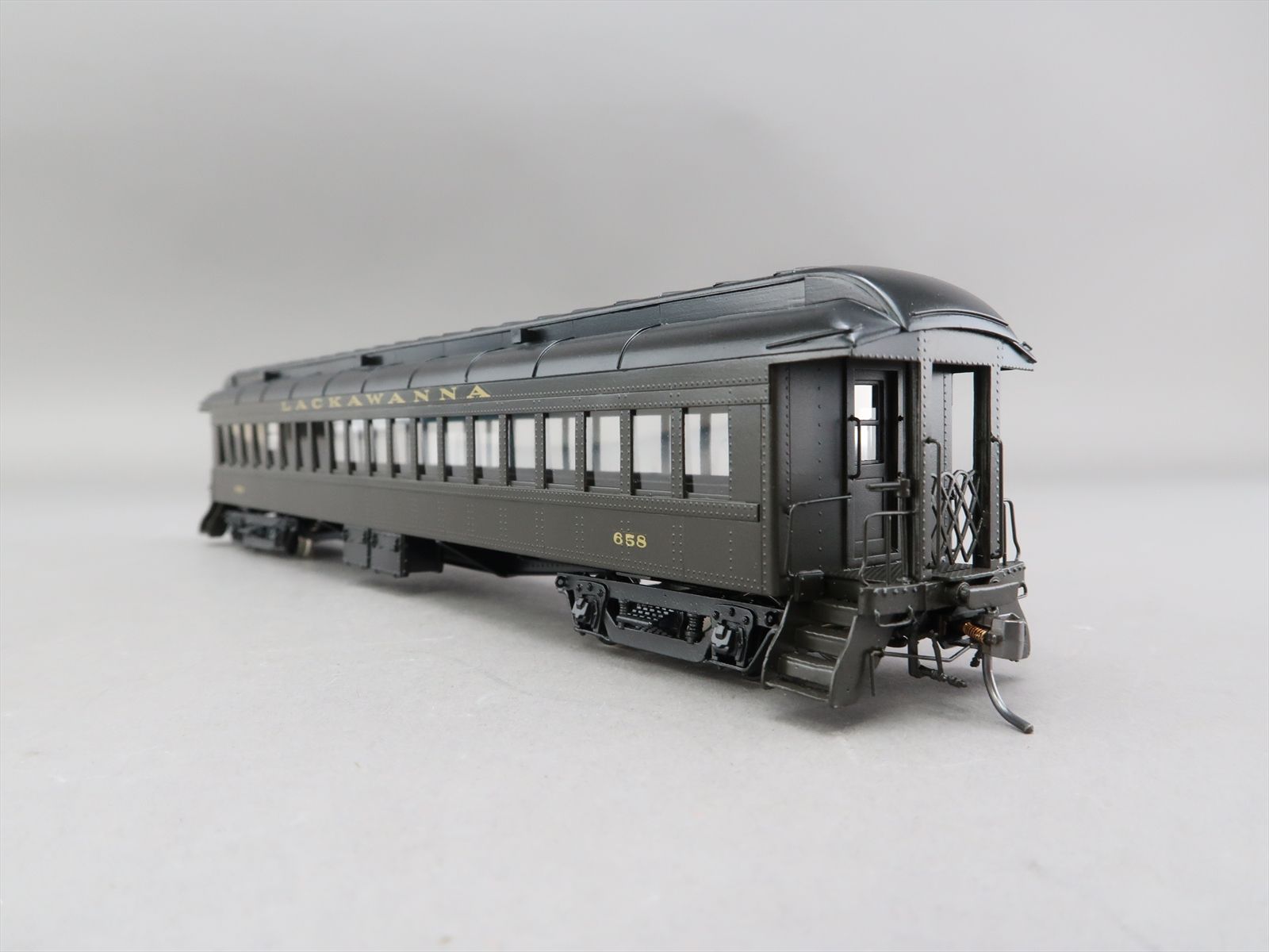HO Brass Model - Railworks DL&W Lackawanna Boonton Coach Ribbed Roof #658 - Custom - 1988 Run - WBM