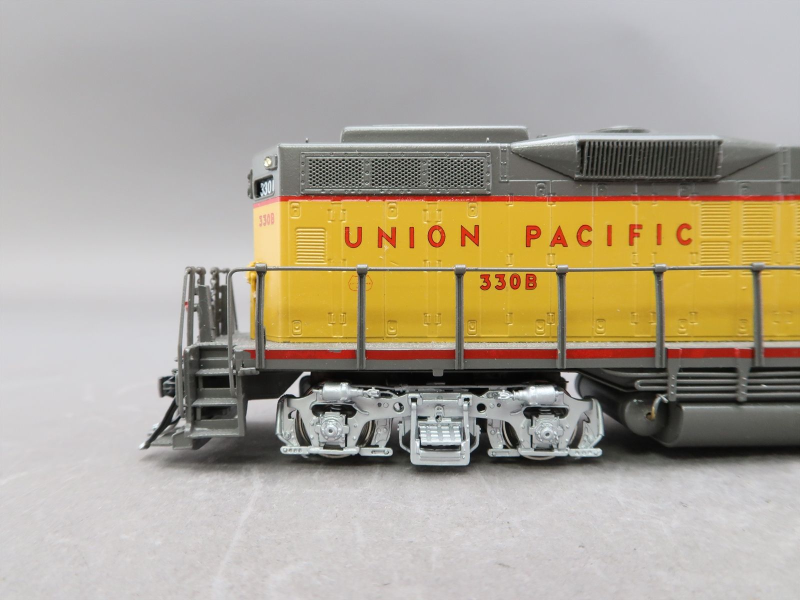 HO Brass Model - OMI 5477 UP Union Pacific GP9 GP9B B Unit #330B ...