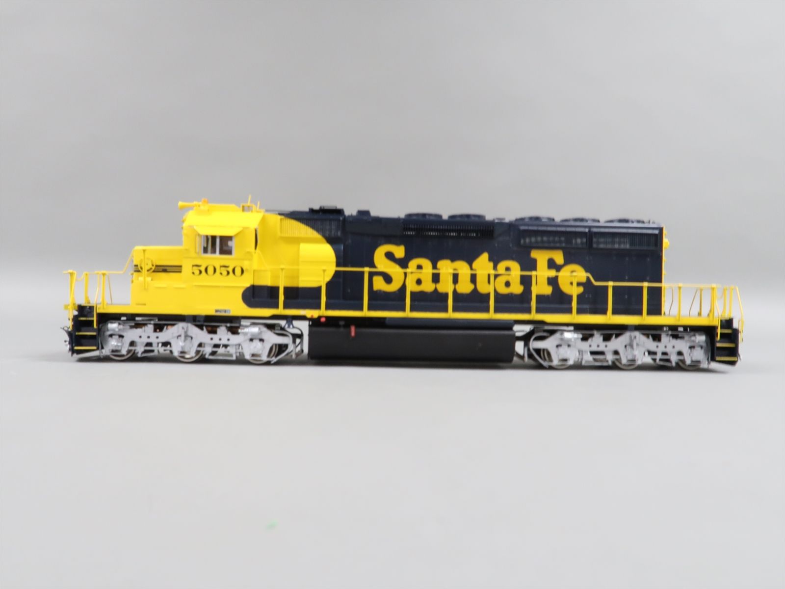O Brass Model - OMI 0501 AT&SF Santa Fe SD40-2 #5050 - Custom - 1990 ...