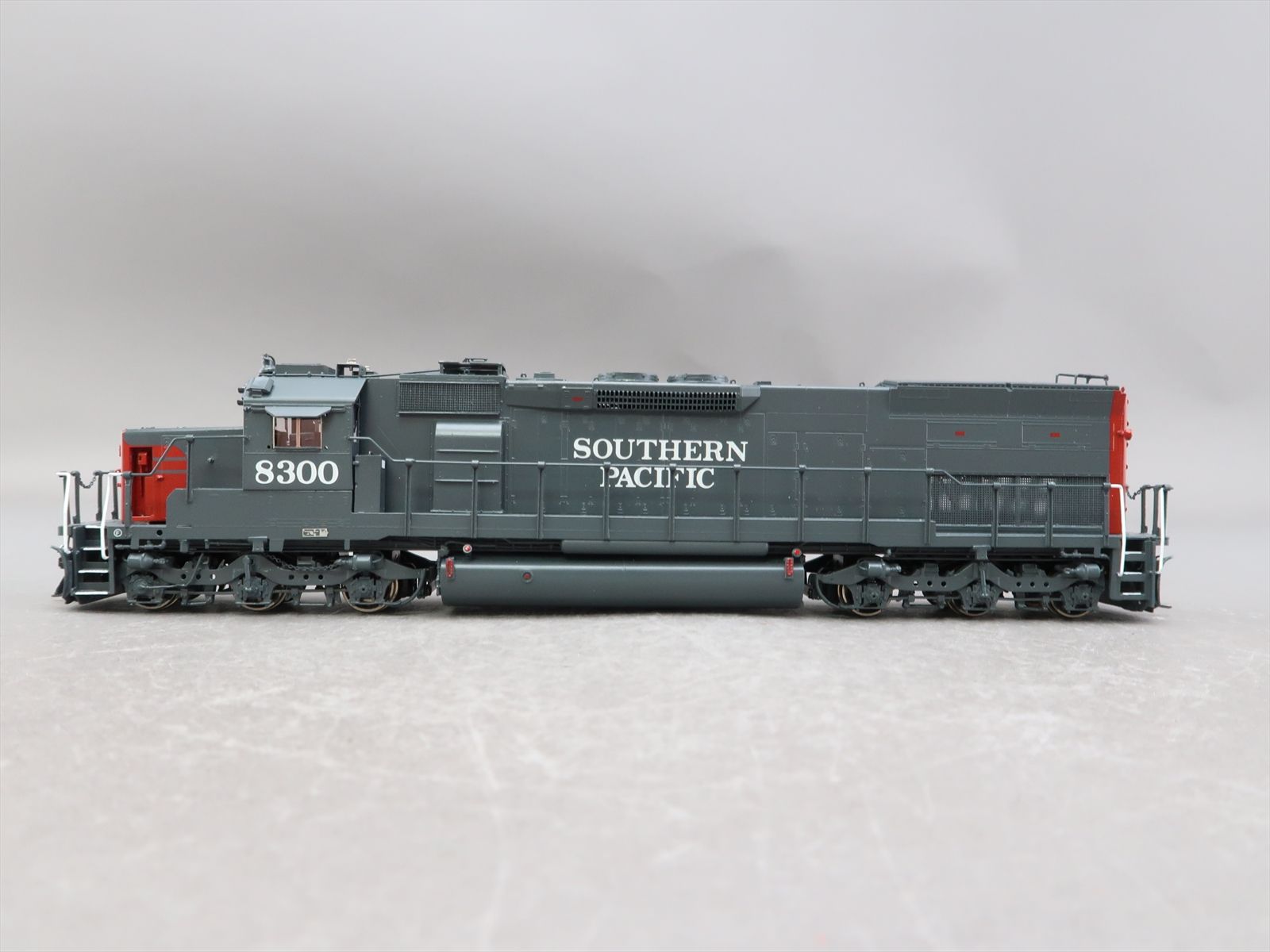 HO Brass Model - OMI 6273.1 SP Southern Pacific SD40T-2 Diesel #8300 - F/P - 1994 Run - Ajin