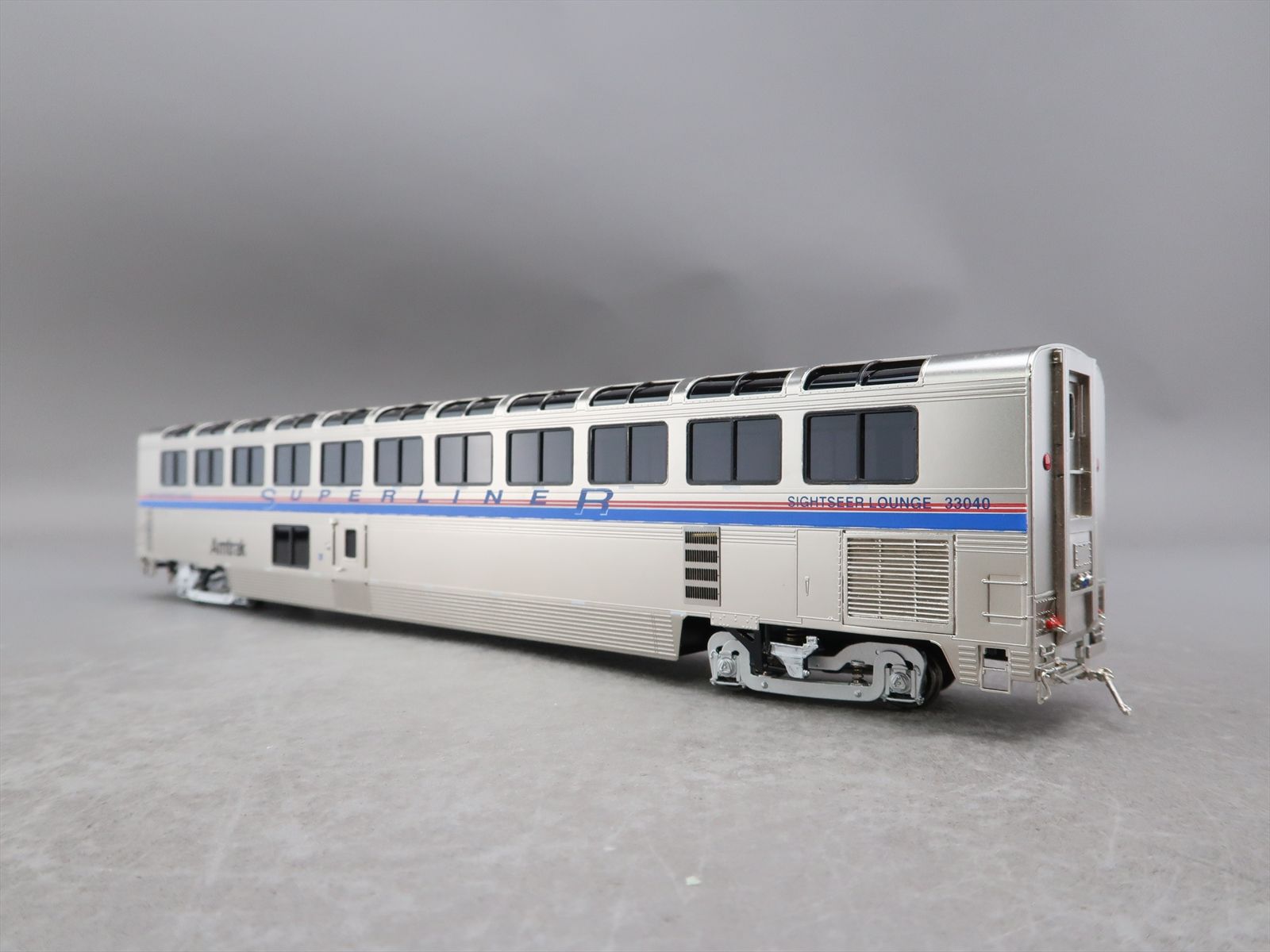 HO Brass Model - OMI 3331.1 Amtrak Superliner II Sightseer Lounge #33040 - F/P - 1997 Run - Ajin