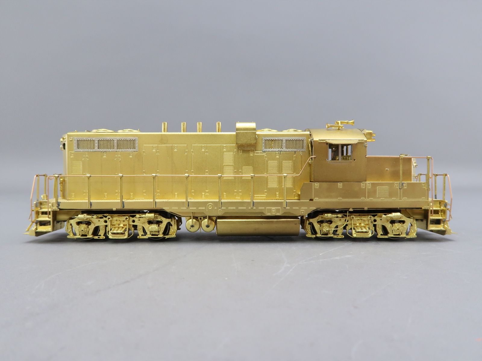 HO Brass Model - OMI 5615 ICG Illinois Central Gulf GP10 #8000-8300 ...