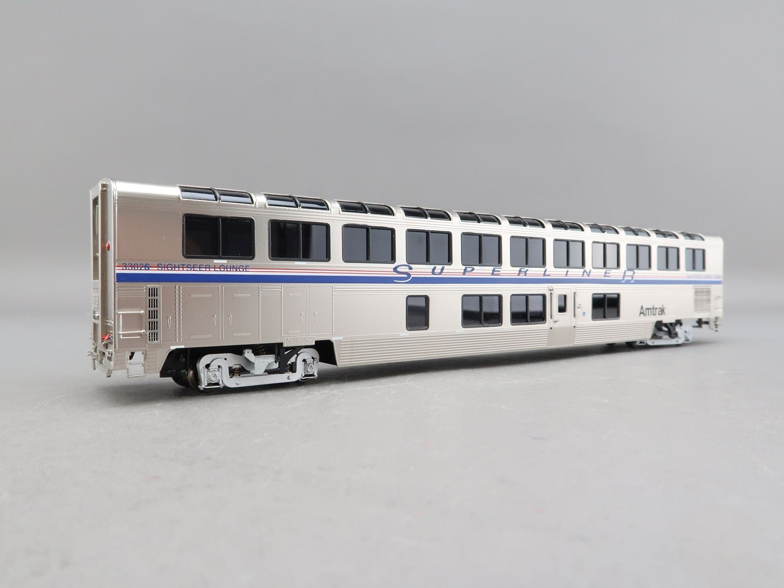 HO Brass Model - OMI 3331.1 Amtrak Superliner II Sightseer Lounge #33026 - F/P - 1997 Run - Ajin