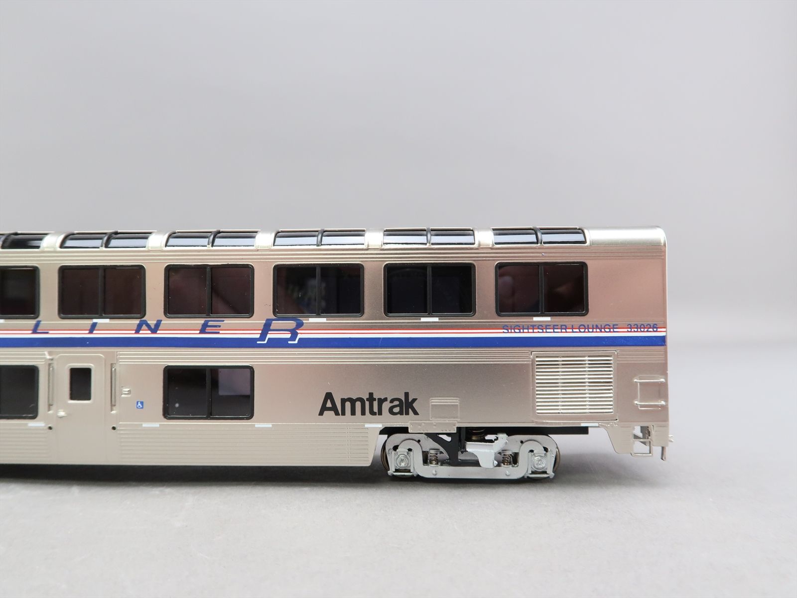 HO Brass Model - OMI 3331.1 Amtrak Superliner II Sightseer Lounge #33026 - F/P - 1997 Run - Ajin