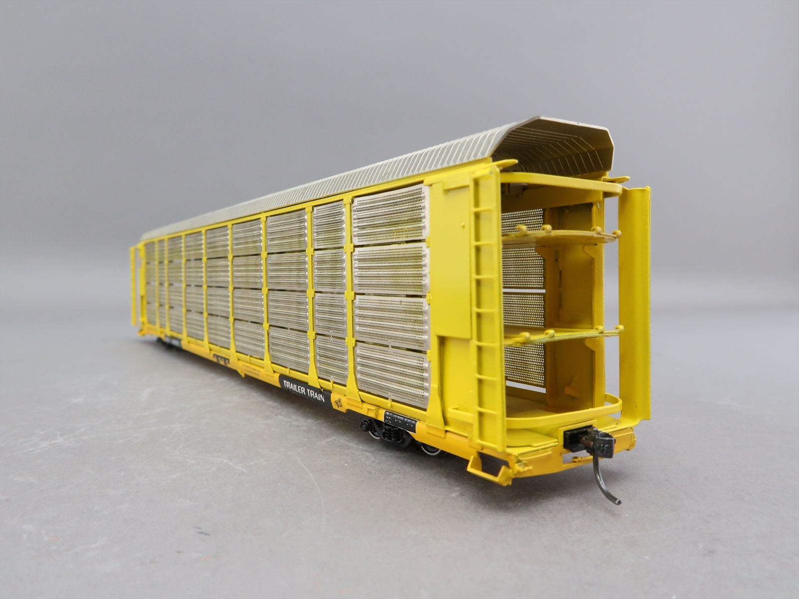 HO Brass Model - OMI 3119 C&NW Chicago & Northwestern TTUX Thrall Tri ...