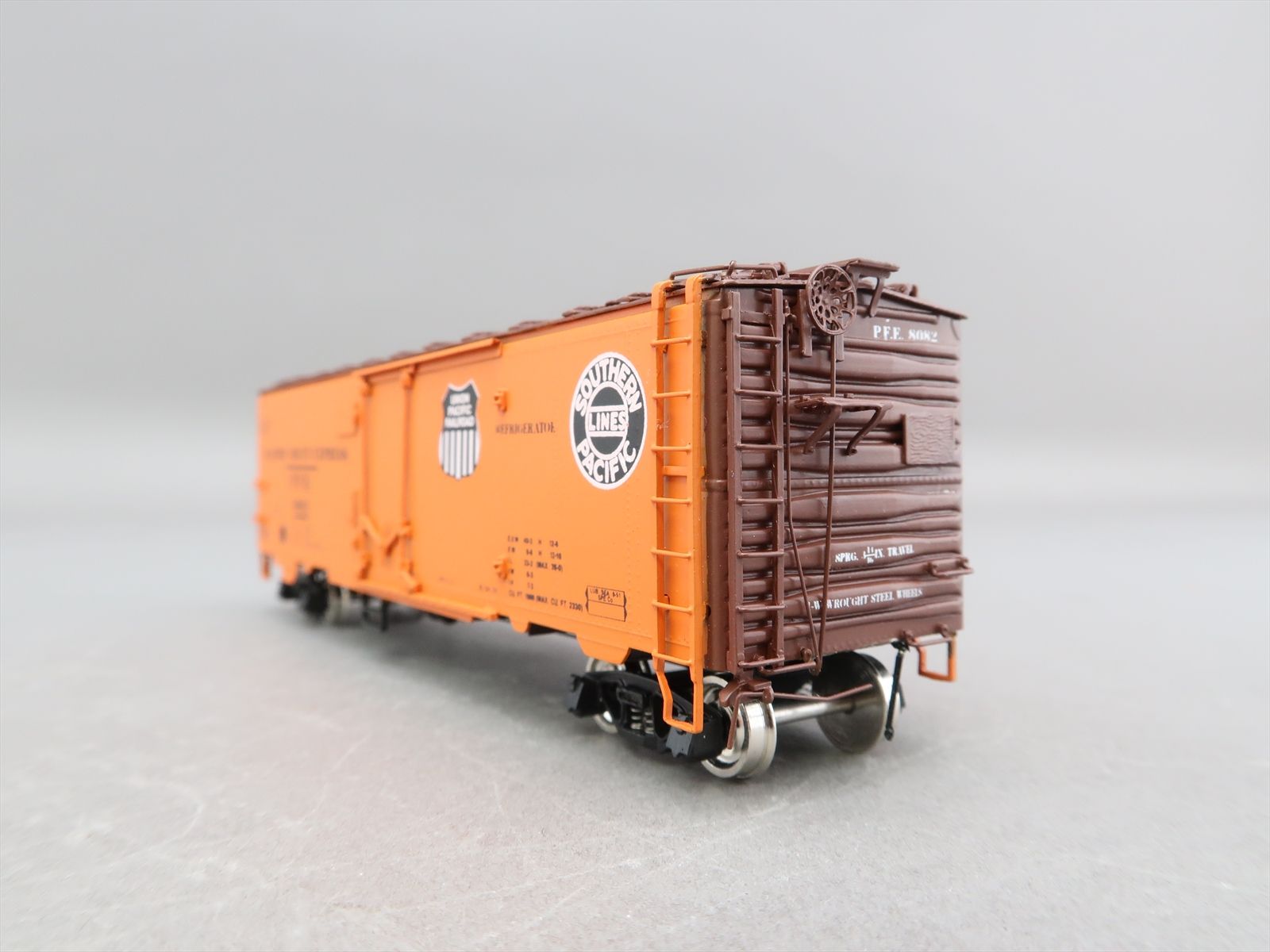 HO Brass Model - CIL 2059.1 PFE Pacific Fruit Express SP UP R-40-26 Reefer #8082 - F/P - 1992 ...