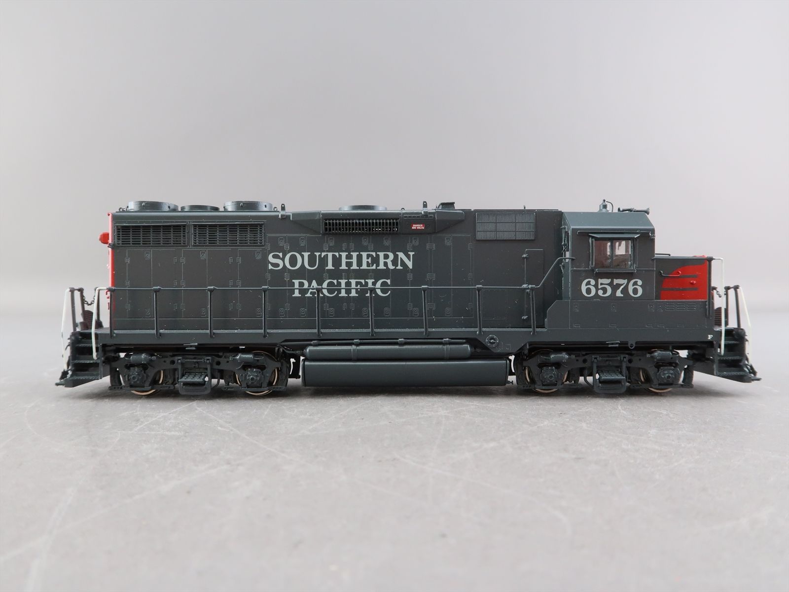 HO Brass Model - OMI 5057 SP Southern Pacific GP-35 Bloody Nose Scarlet / Gray #6576 - Custom ...