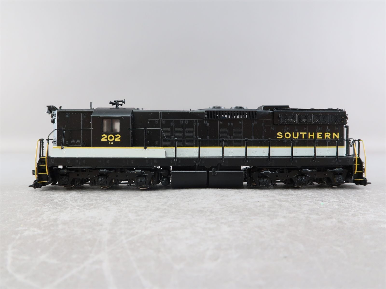 HO Brass Model - OMI 5177 SOU Southern SD9 Phase II #202 - Custom ...