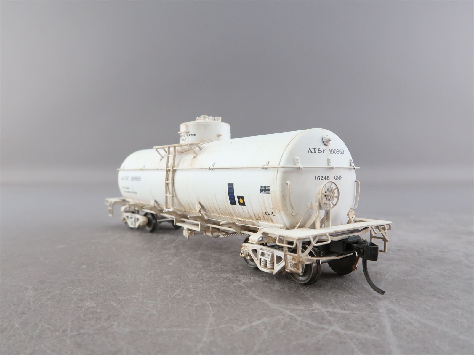 HO Brass Model - DP 5529 AT&SF Santa Fe Single Dome Tank Car White ...