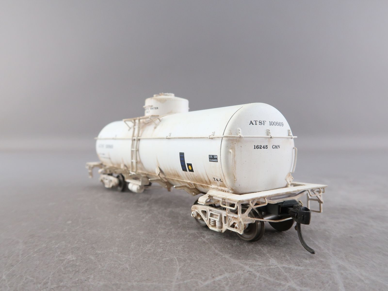 HO Brass Model - DP 5529 AT&SF Santa Fe Single Dome Tank Car White ...