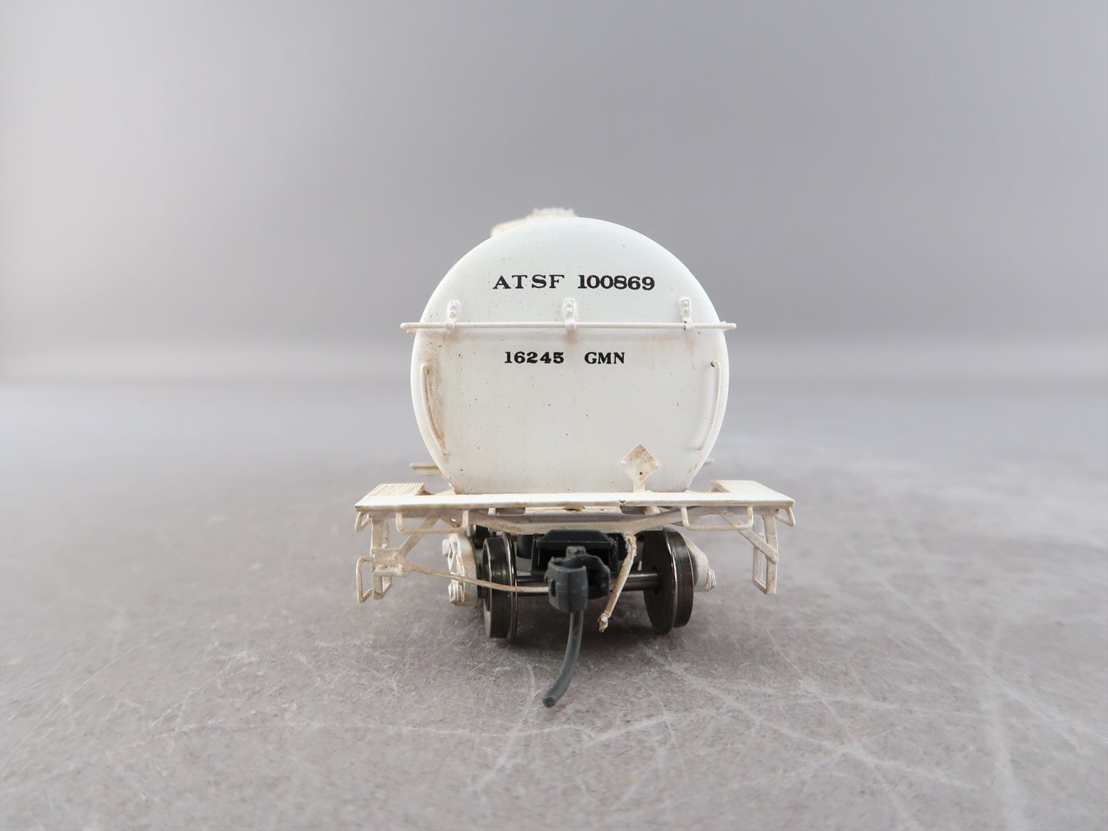 HO Brass Model - DP 5529 AT&SF Santa Fe Single Dome Tank Car White ...
