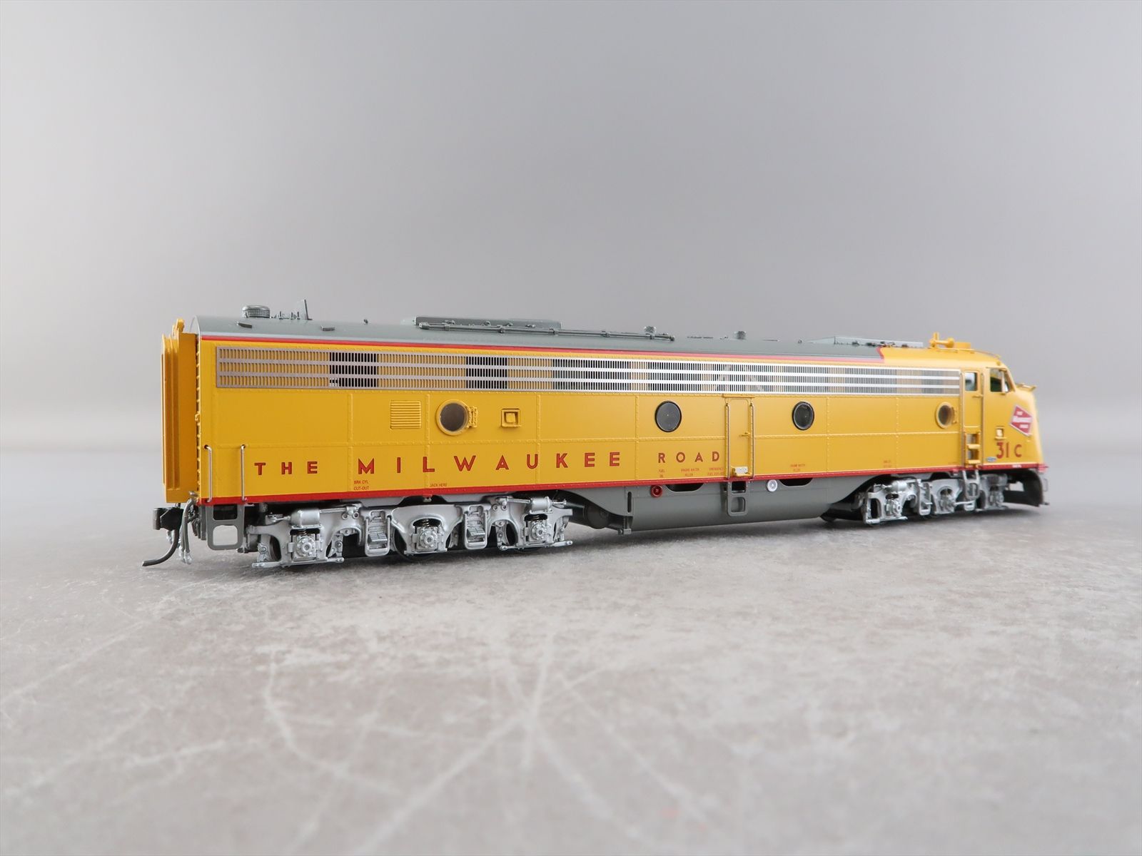 HO Brass Model - CIL 2446.1 Milwaukee E9 E9A E9B A-B-A Set #31 - F/P + Interior - UP Colors ...