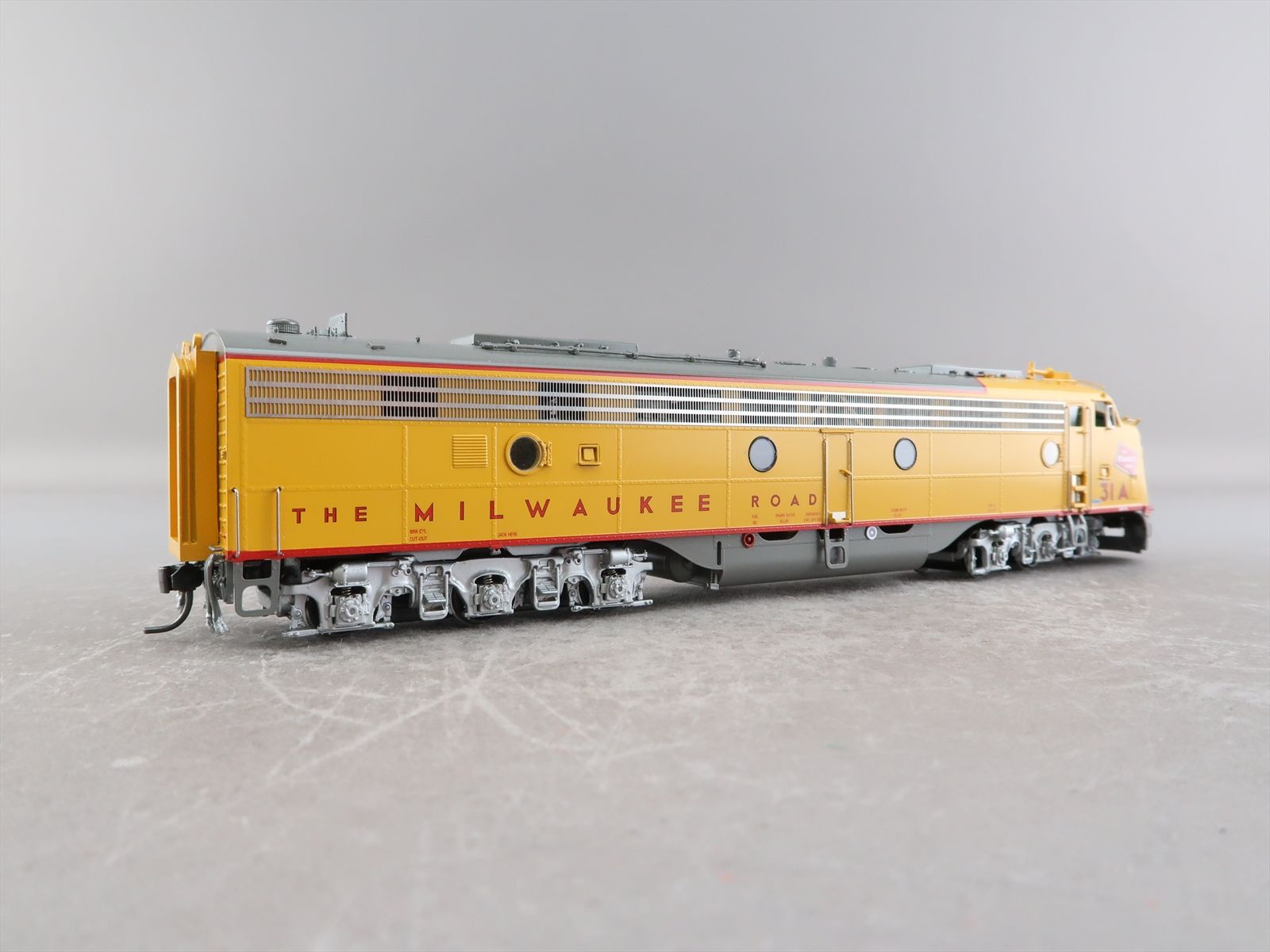 HO Brass Model - CIL 2446.1 Milwaukee E9 E9A E9B A-B-A Set #31 - F/P + Interior - UP Colors ...